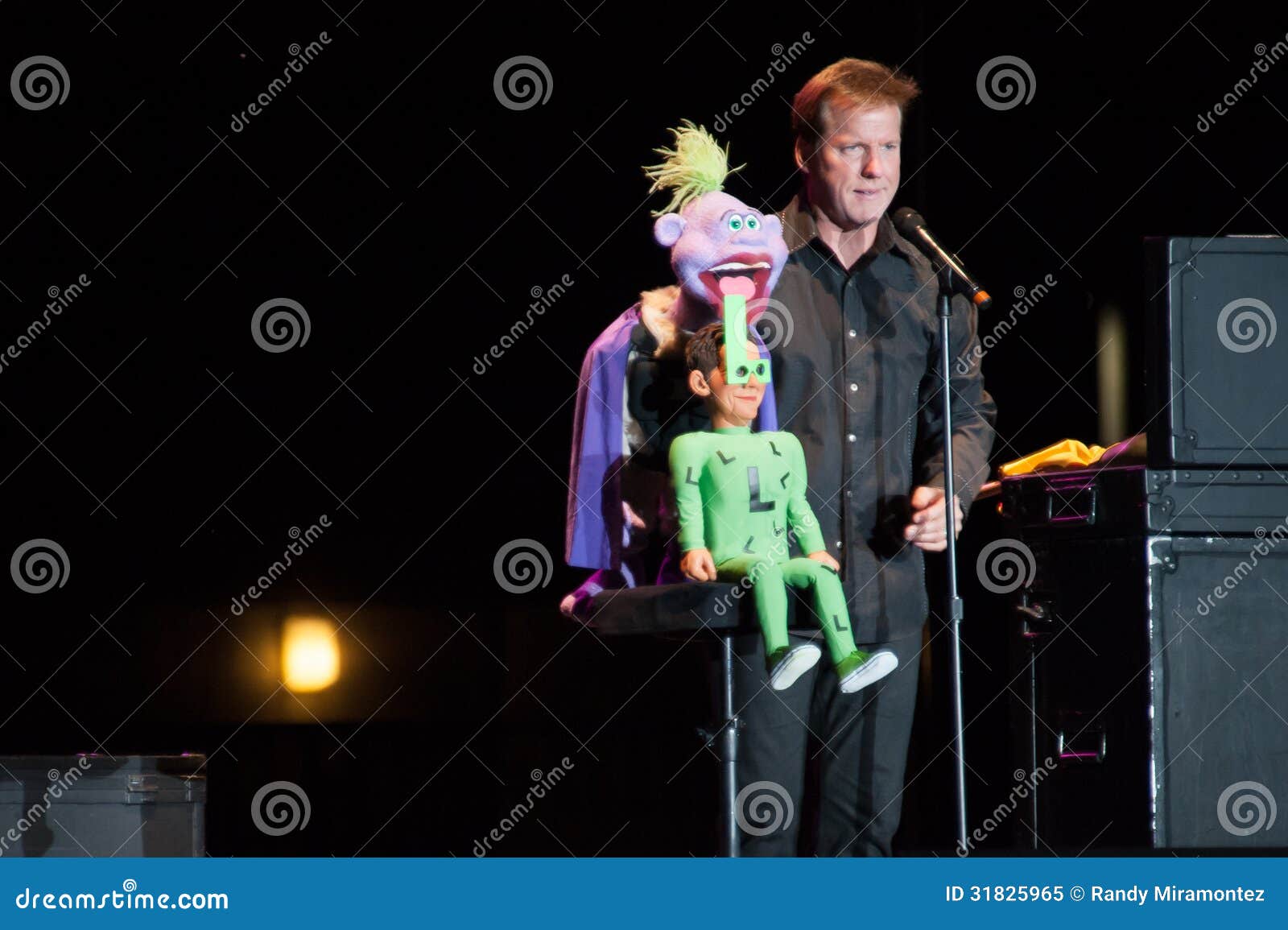 Jeff Dunham image éditorial. Image du bâton, rire, ressource - 31825965