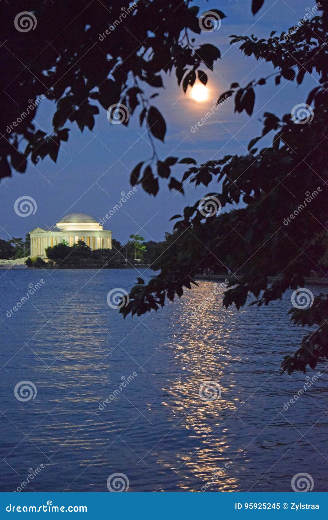 Jefferson Memorial Under Full Moon Stock Image - Image of reflecting ...