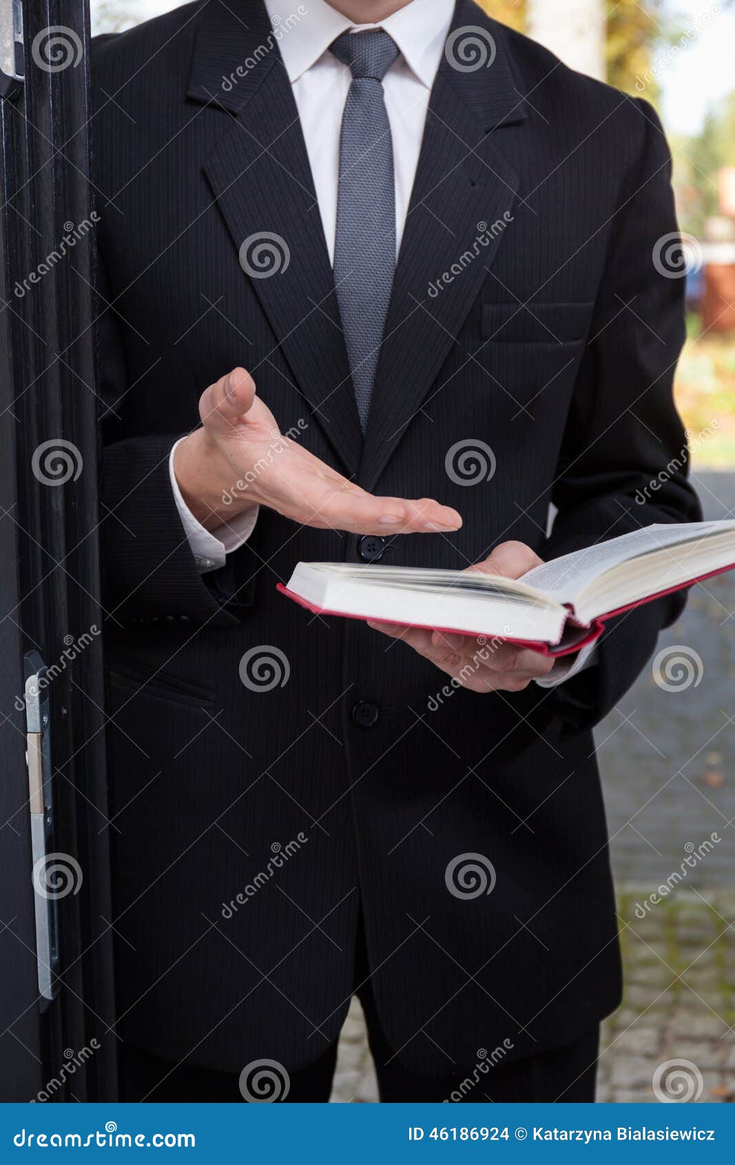 Jehovahs Zeuge Evangelizing Stockfoto - Bild von klage, kaukasisch ...