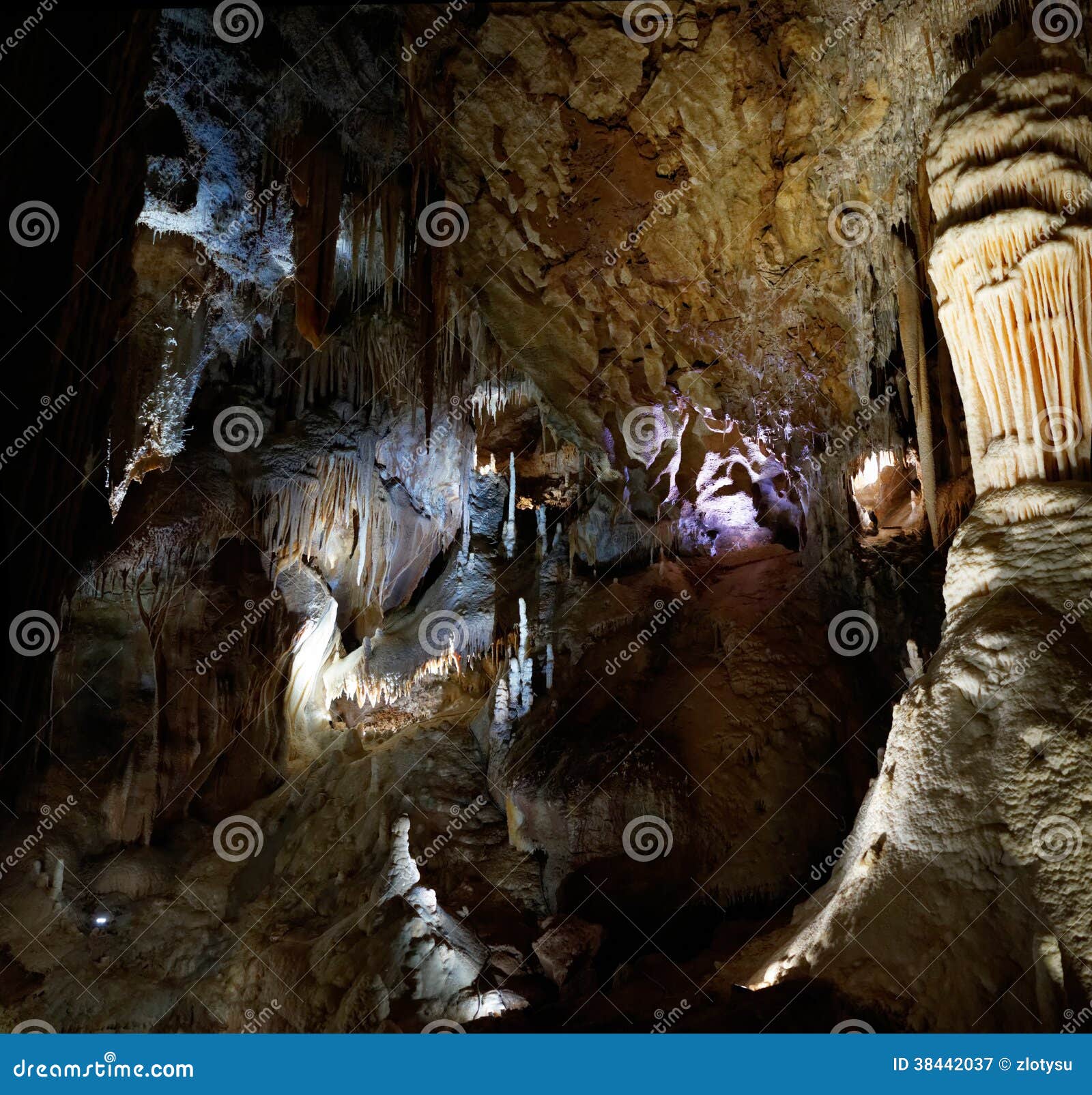 Jenolan Caves Panorama stock image. Image of aqua, cavers - 38442037