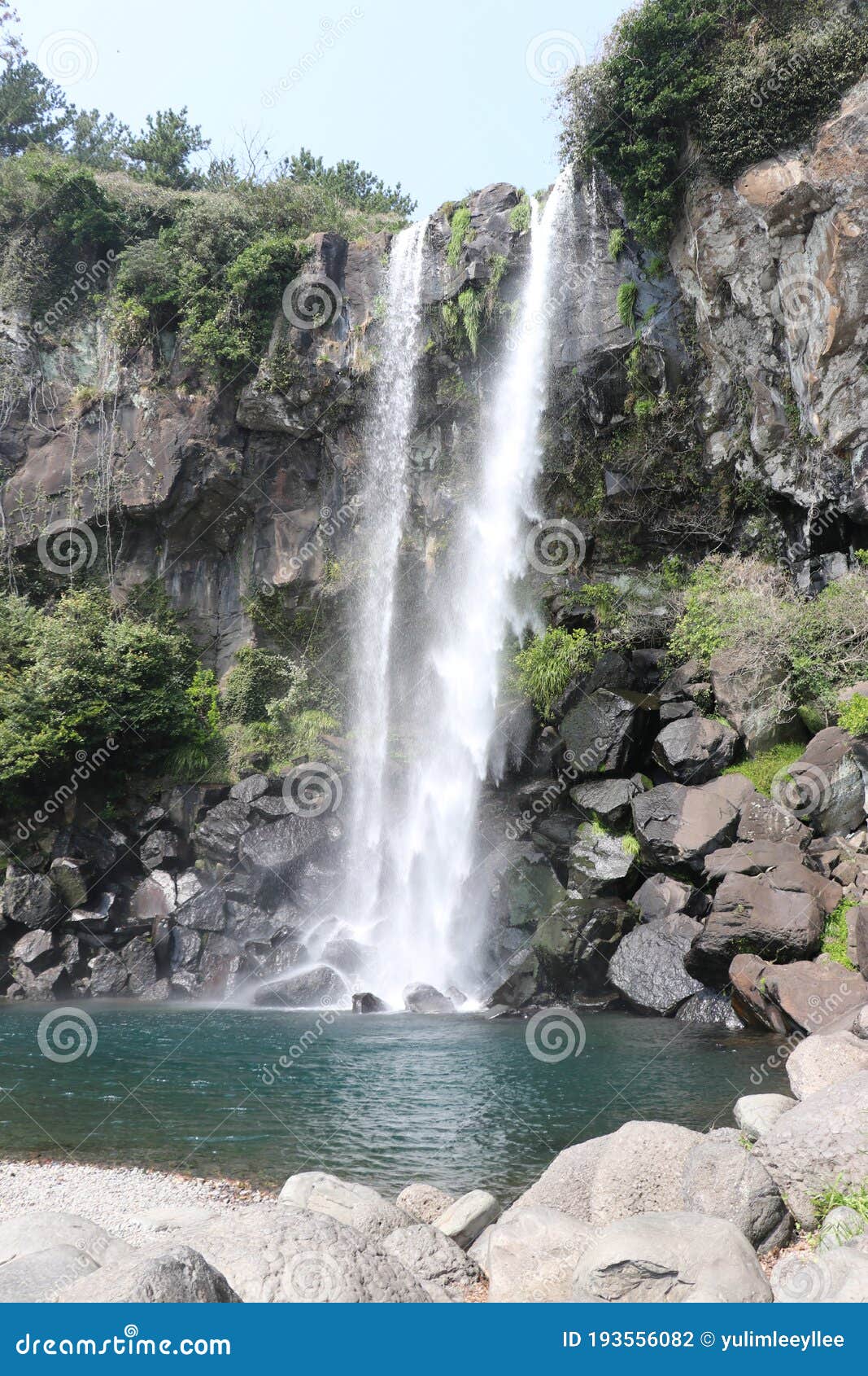 Jeongbang Waterfall on Jeju Island Stock Photo - Image of nature, fall ...
