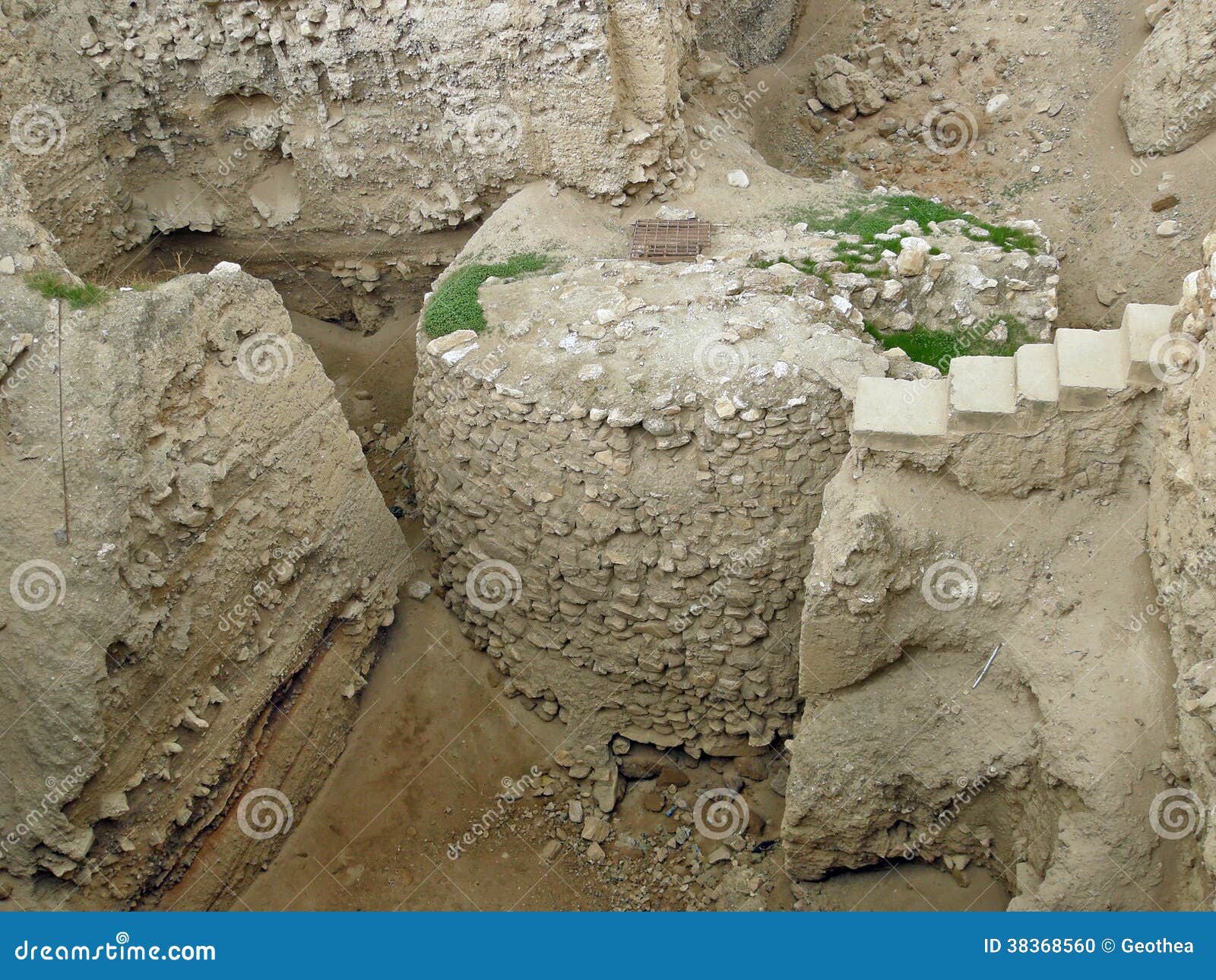 Jericó: Restos De Torres Y De Paredes De La Ciudad Foto de archivo ...