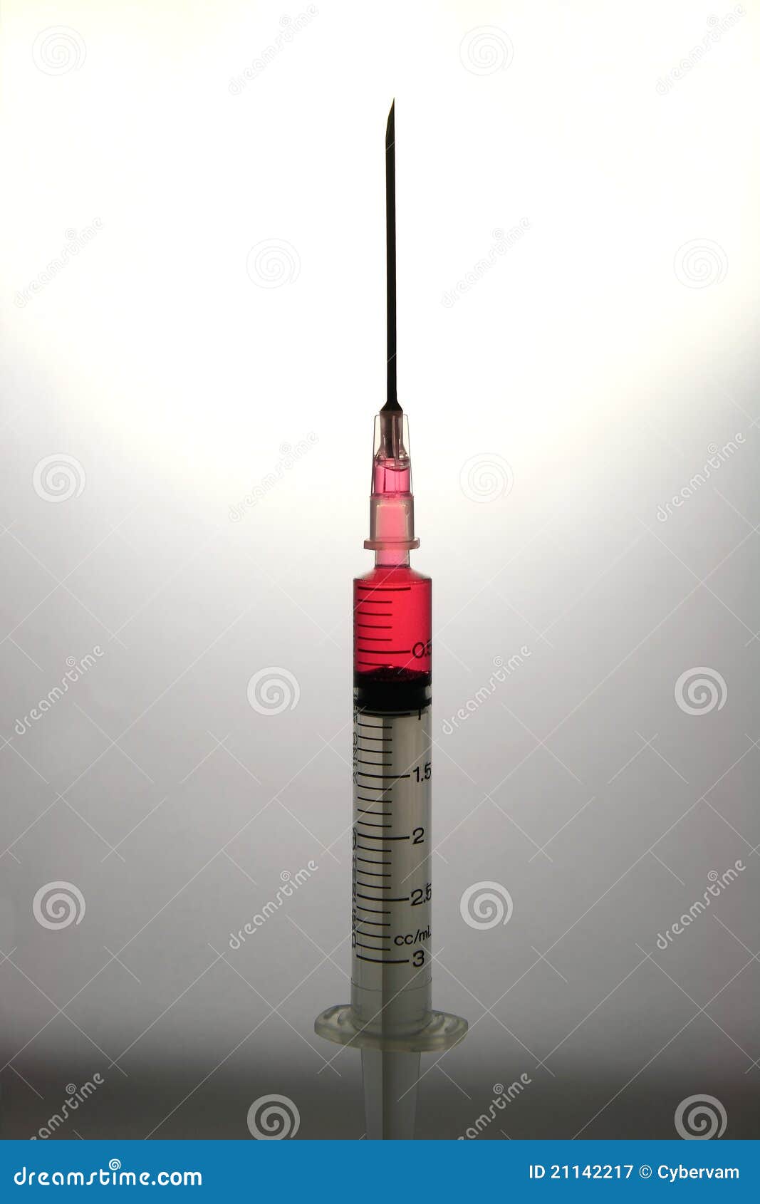 Jeringuilla Con La Droga Roja Adentro Imagen de archivo - Imagen de ...