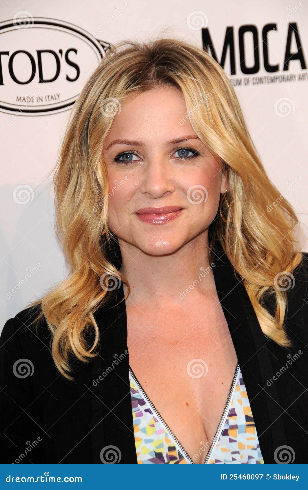 Jessica Capshaw editorial photography. Image of beverly - 25460097
