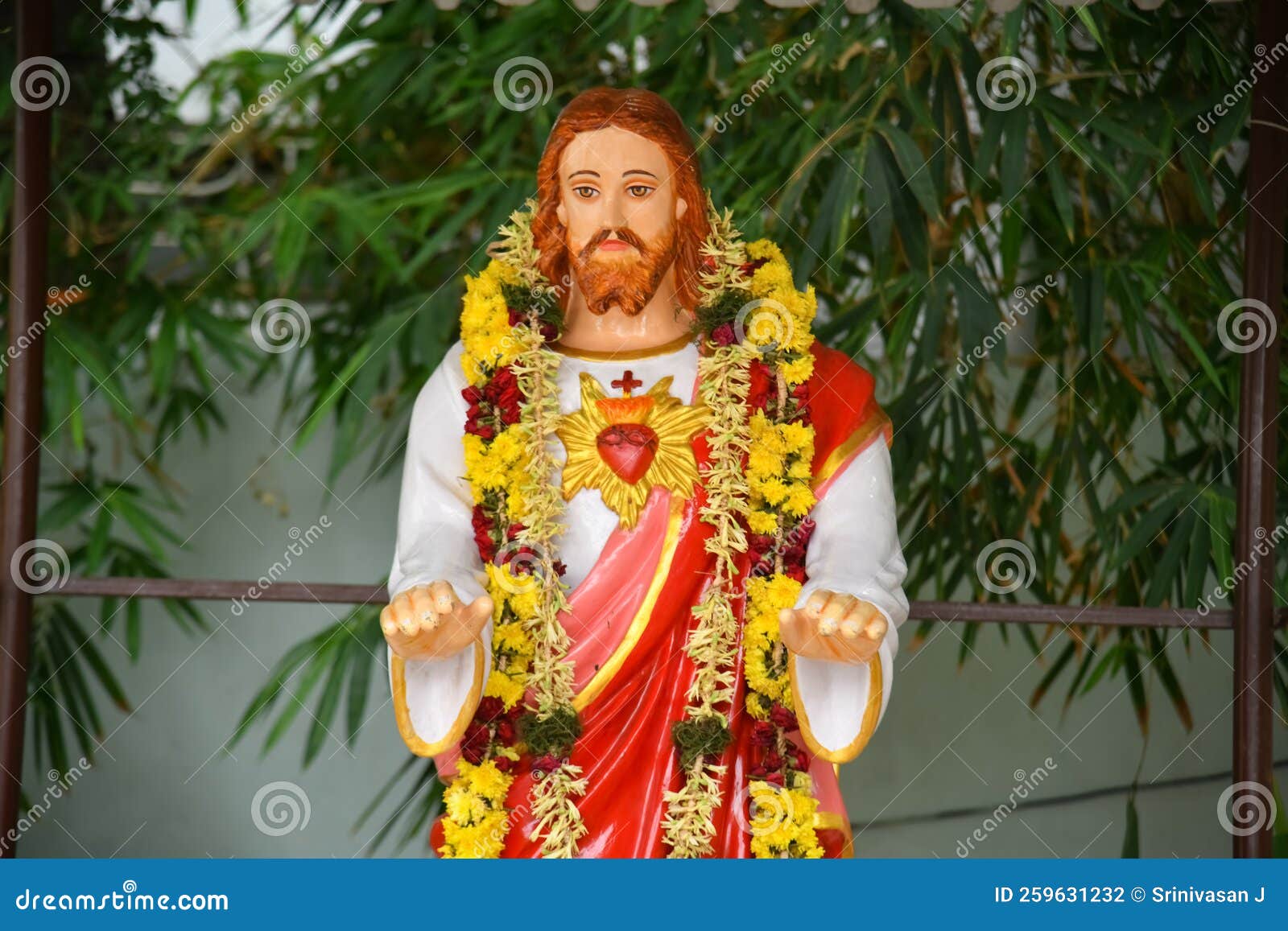 Jesus Christ Blessing Statue on Church. Life of Jesus Stock Photo ...