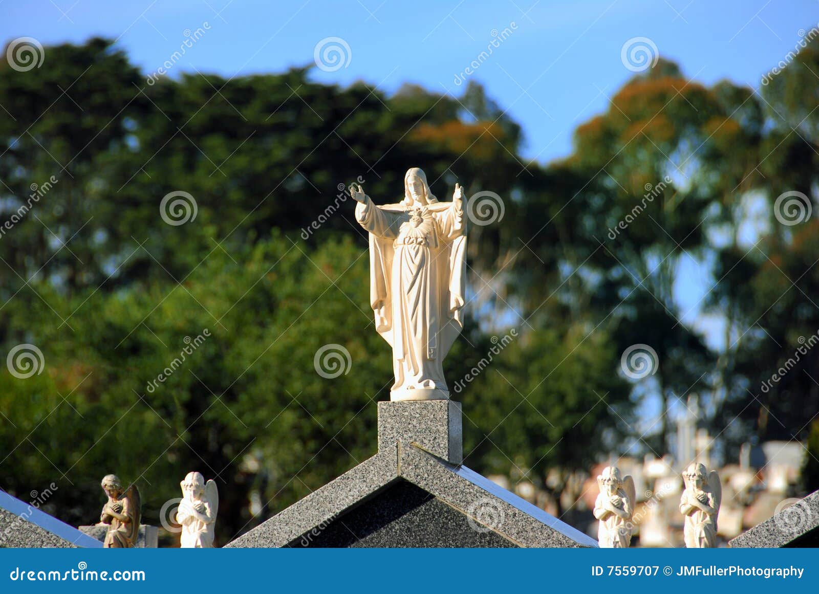 Jesus Statue on a Headstone Stock Image - Image of statue, christianity ...