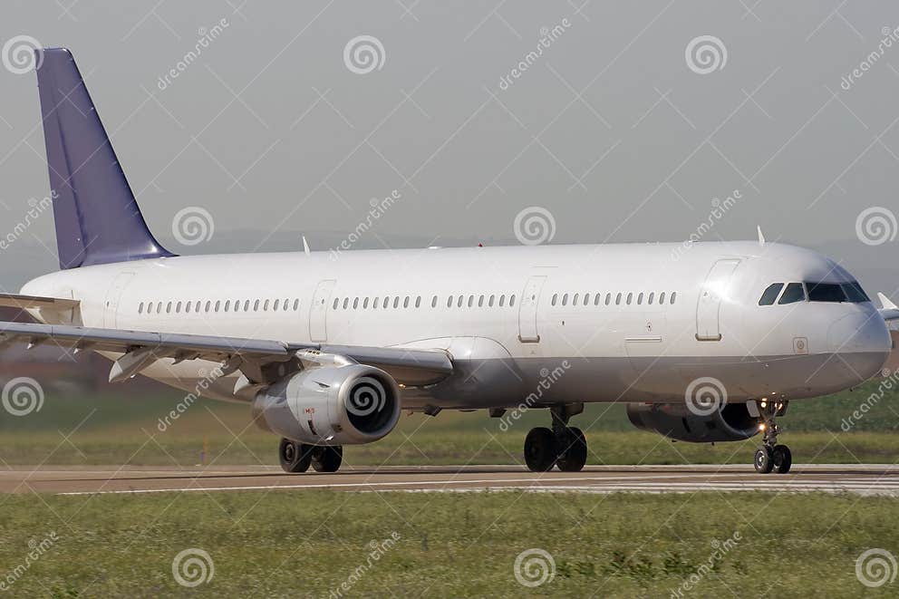 Jet airplane accelerating stock image. Image of airliner - 7685027