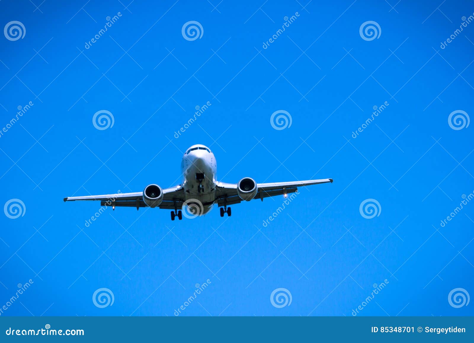 Jet Airplane Flying Overhead Close-up Editorial Photo - Image of ...