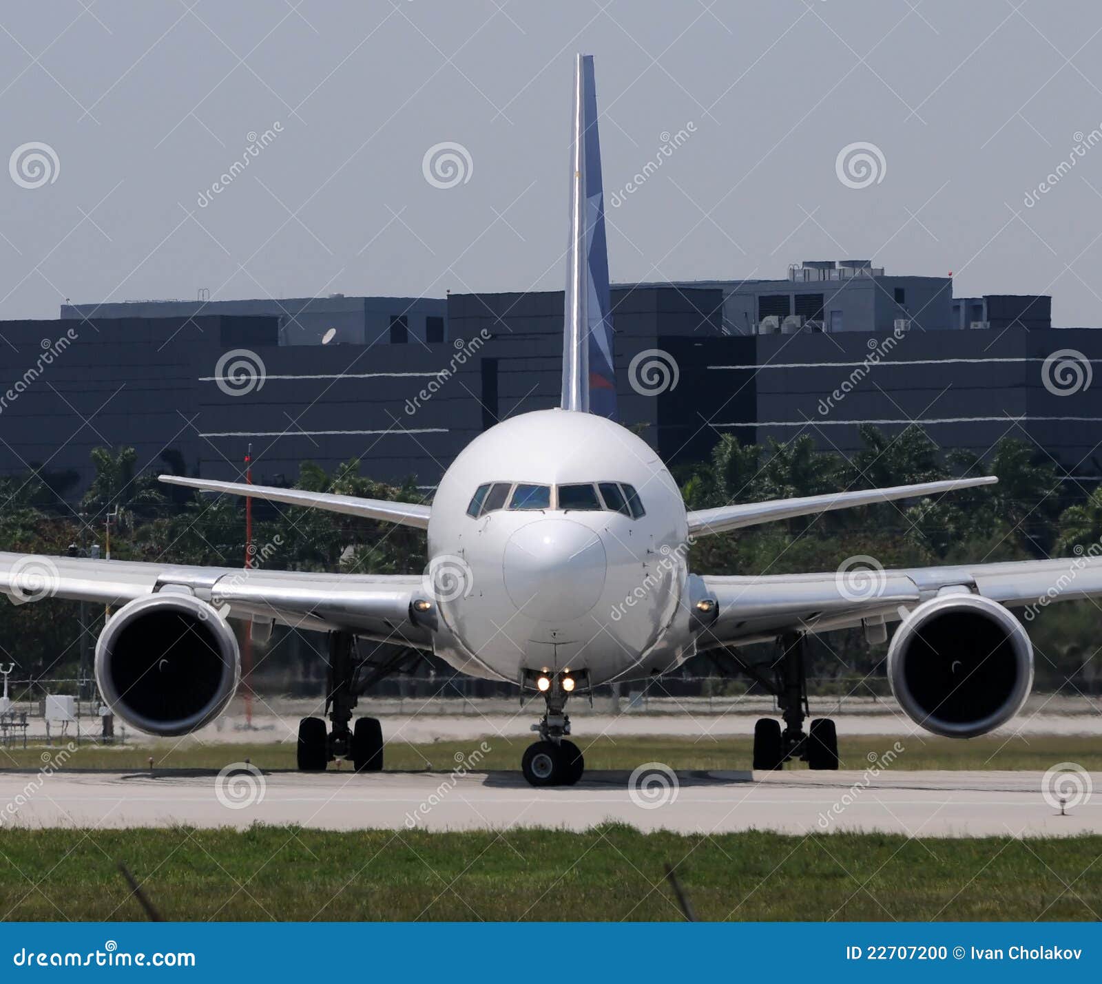 Jet airplane front view stock photo. Image of airliner - 22707200