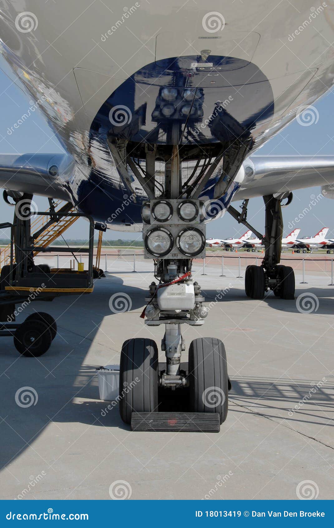 Jet airplane landing gear stock image. Image of lamps - 18013419