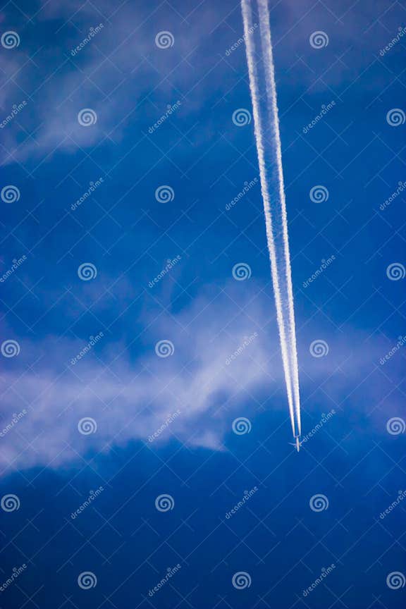 Jet contrail stock image. Image of traveling, blue, high - 2827245