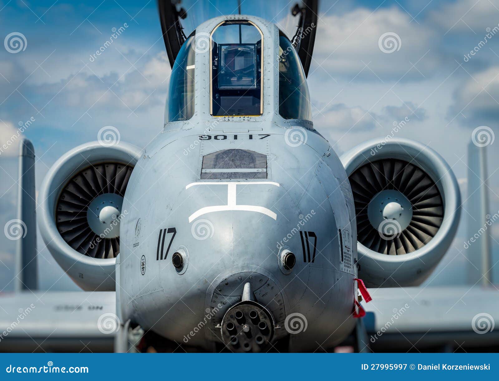 Jet militar fotografía editorial. Imagen de propulsor - 27995997