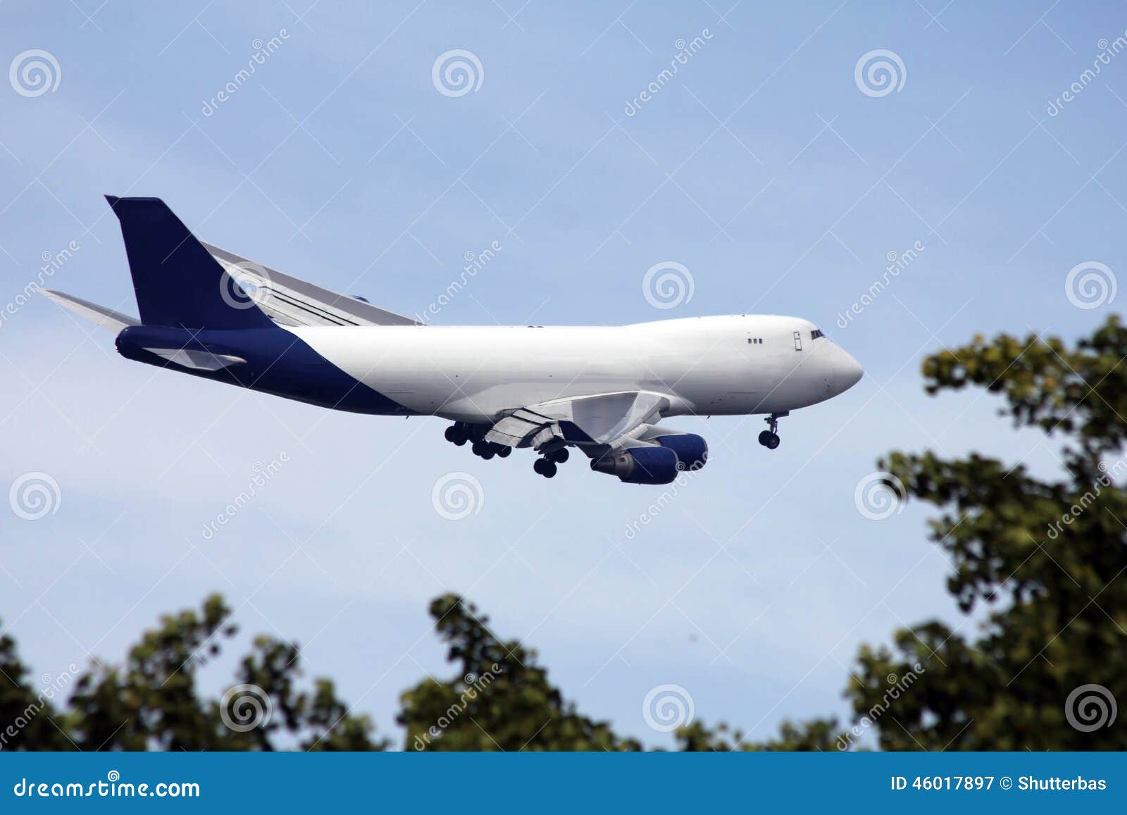 A Jet plane landing stock image. Image of final, effect - 46017897