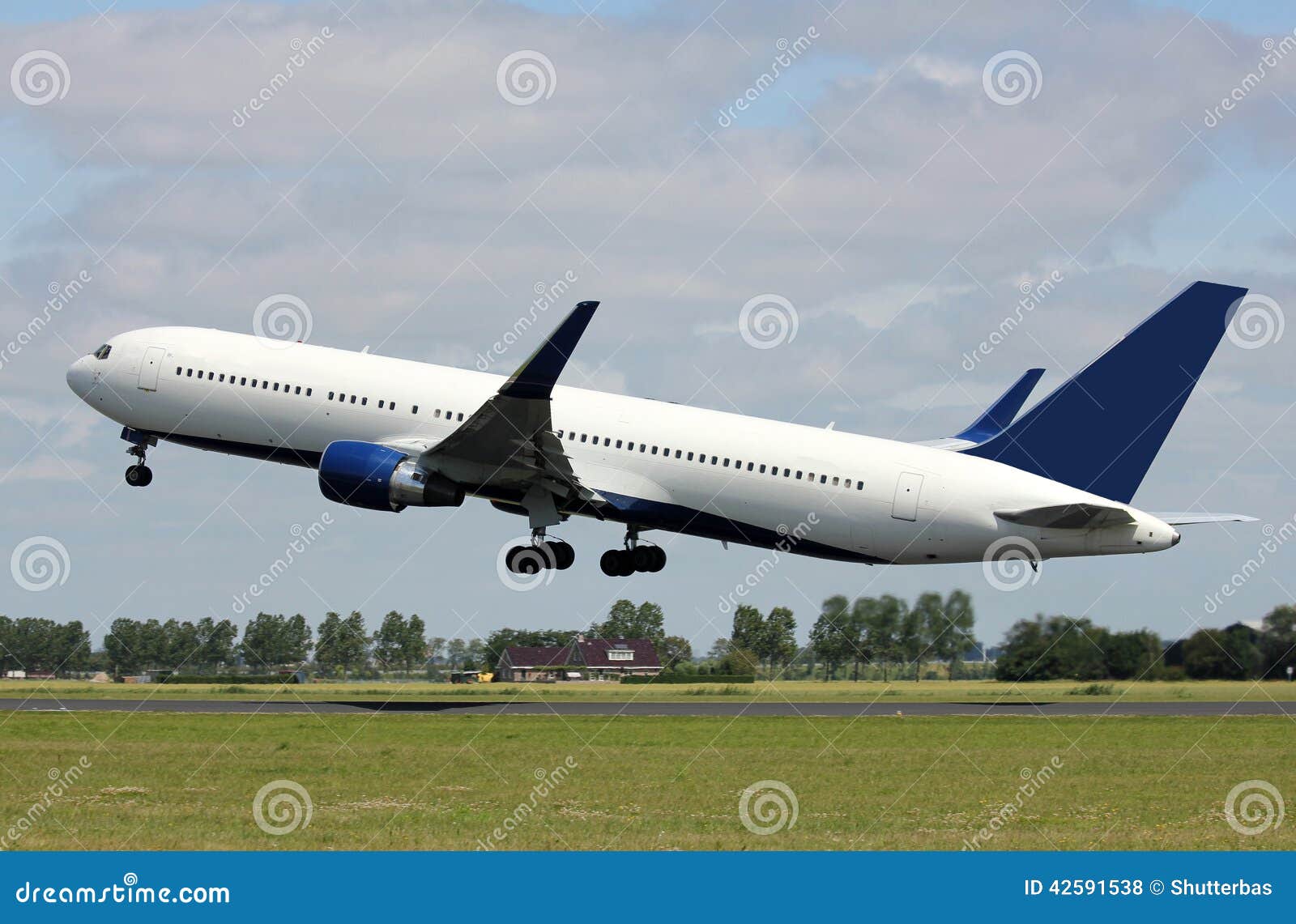 A Jet plane taking off stock photo. Image of flying, aircraft - 42591538