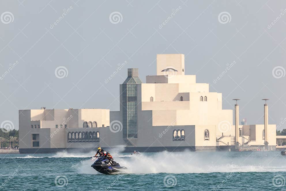 Jet Ski Que Compite Con En Doha, Qatar Imagen de archivo editorial ...