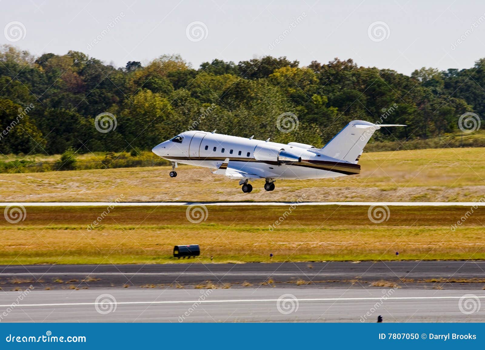 Jet about to Touch Down stock photo. Image of wing, plane - 7807050