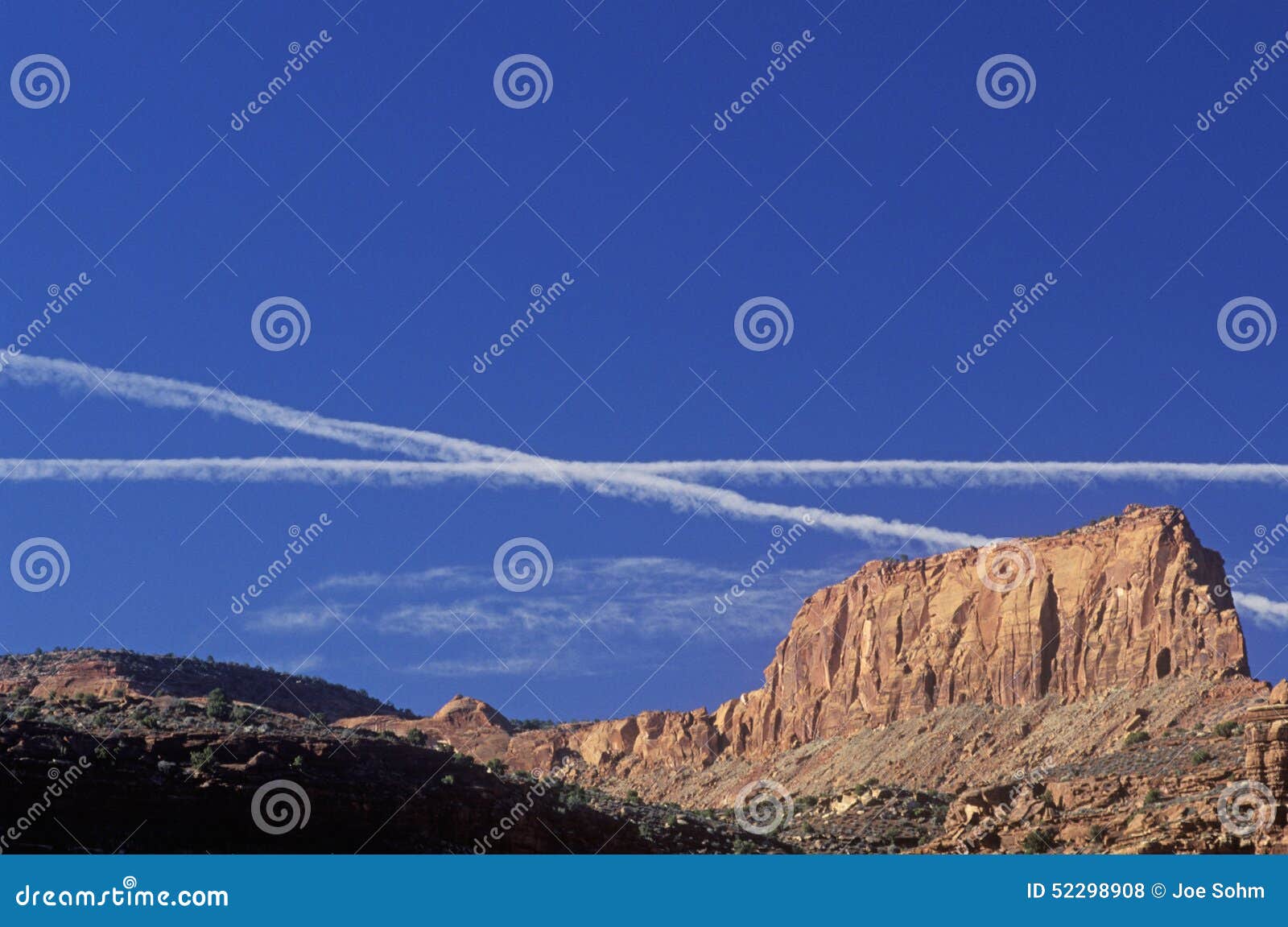 Jet Trails Over Southwest Utah Stock Photo - Image of mist, states ...