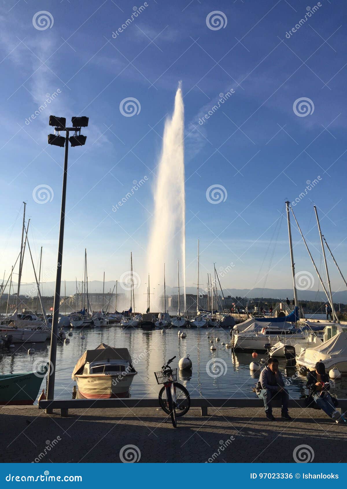 Jetd ` Eau, Brunnen in Genf, Die Schweiz Redaktionelles Foto - Bild von ...