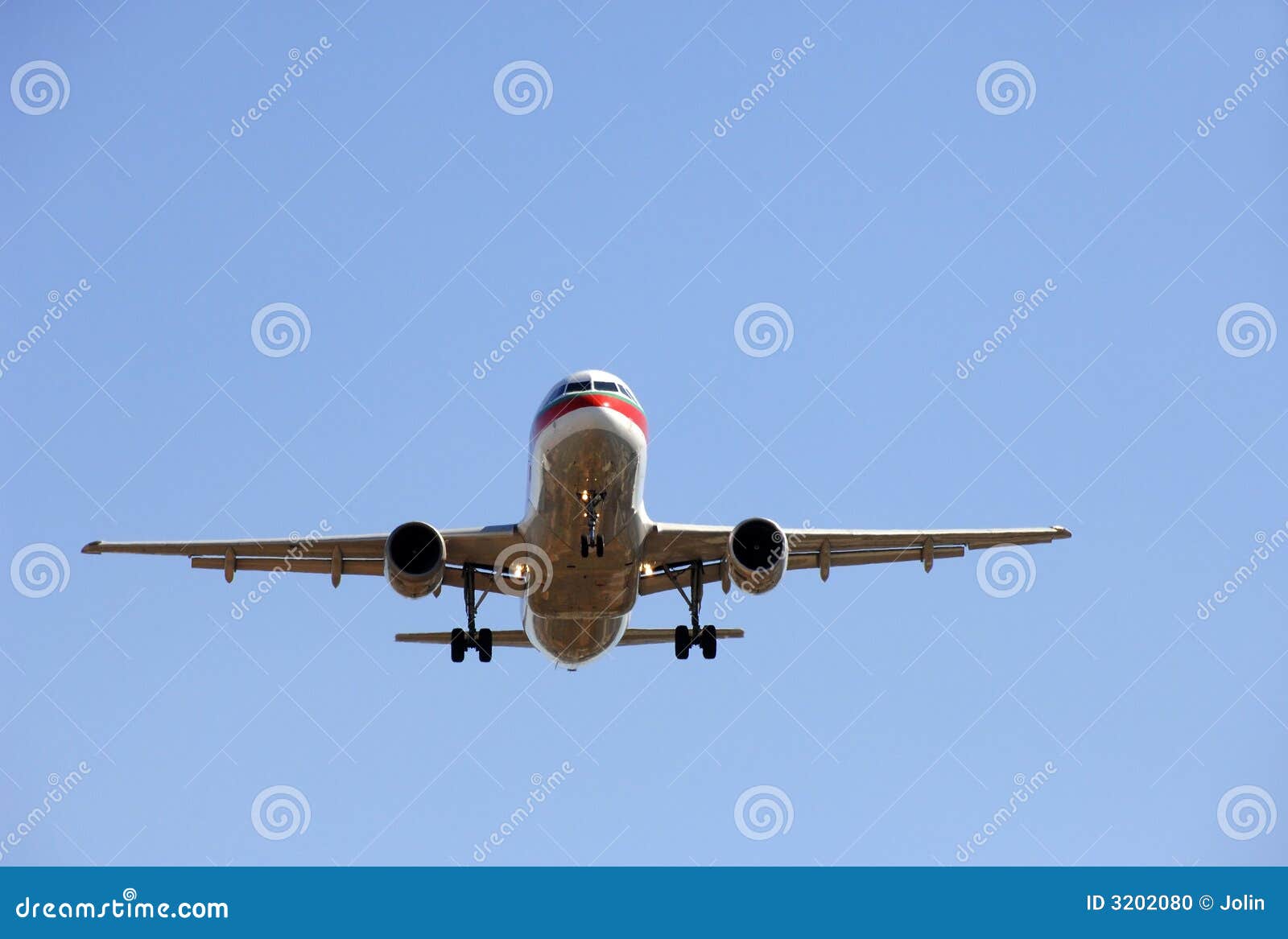 3,386 Modern Jetliner Landing Stock Photos - Free & Royalty-Free Stock ...