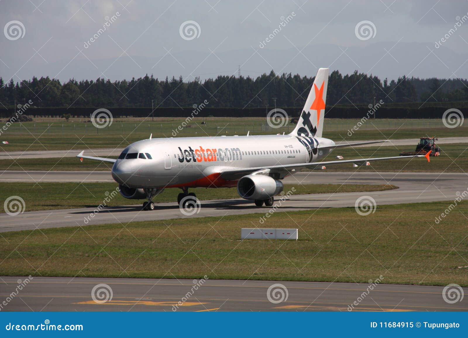 Jetstar editorial image. Image of international, taxiway - 11684915