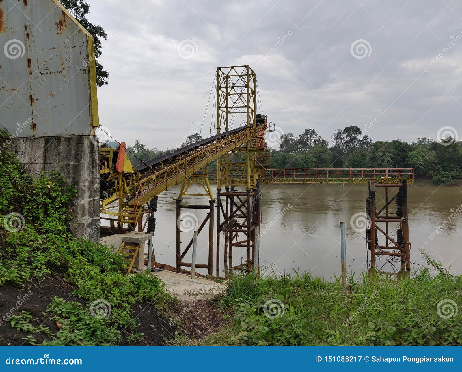 The Jetty for Loading Cargo Stock Image - Image of energy, river: 151088217