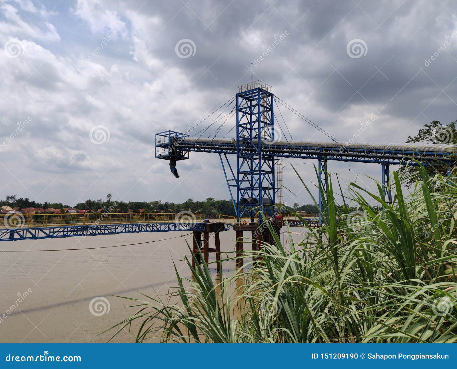 The Jetty for Loading Cargo Stock Photo - Image of energy, shipping ...
