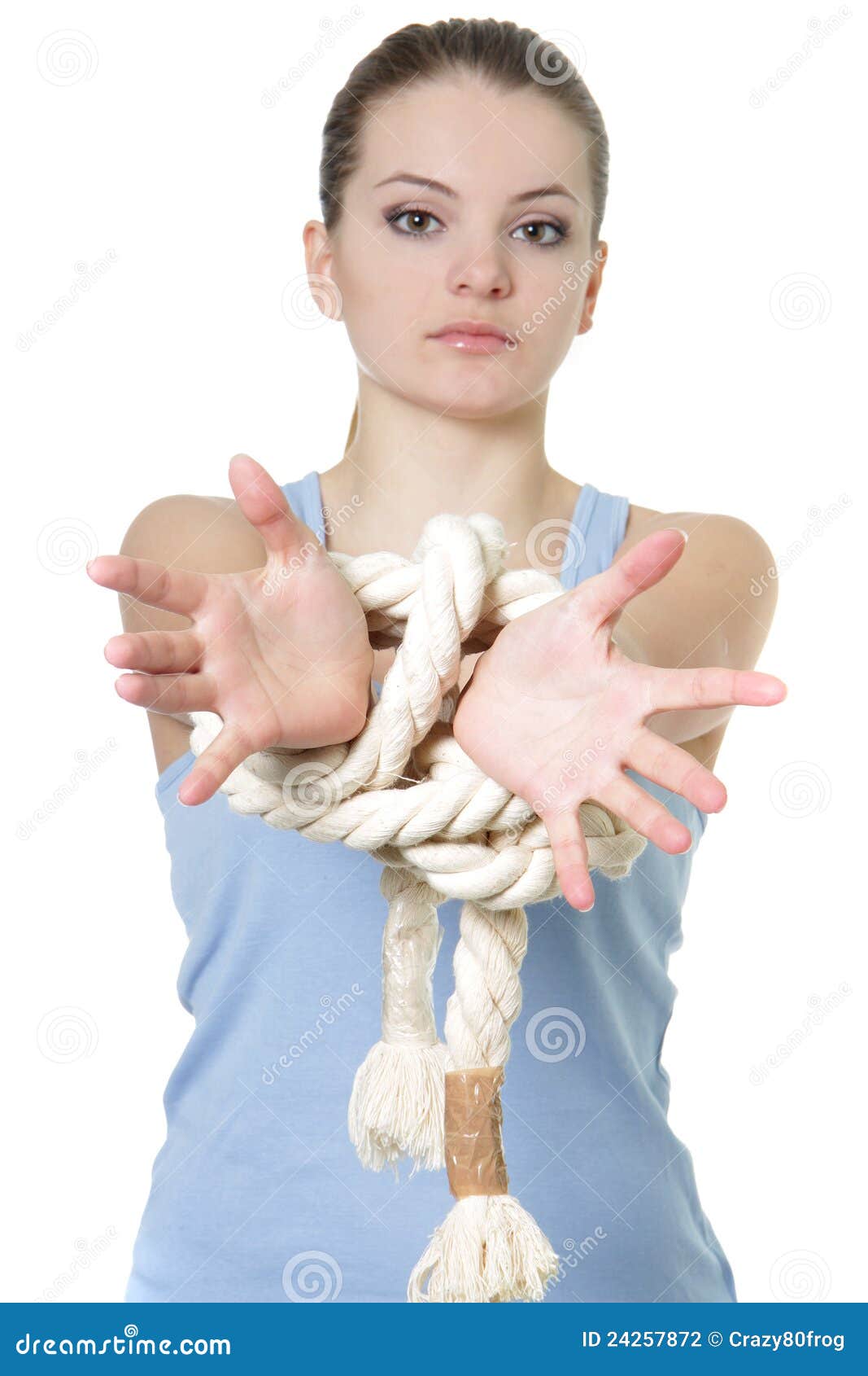 Jeune Femme Avec Attachées Les Mains Photo stock - Image du enlèvement ...