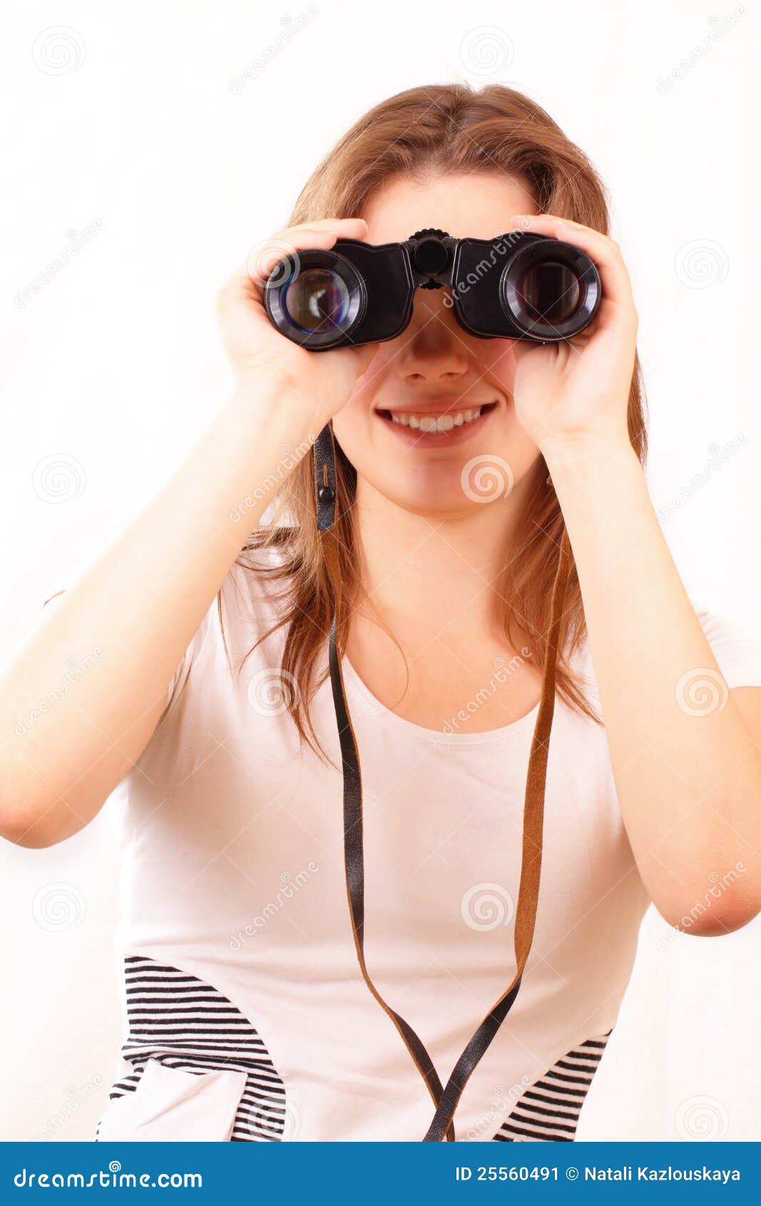 Jeune Fille Attirante Regardant Par Des Jumelles Image Stock Image Du