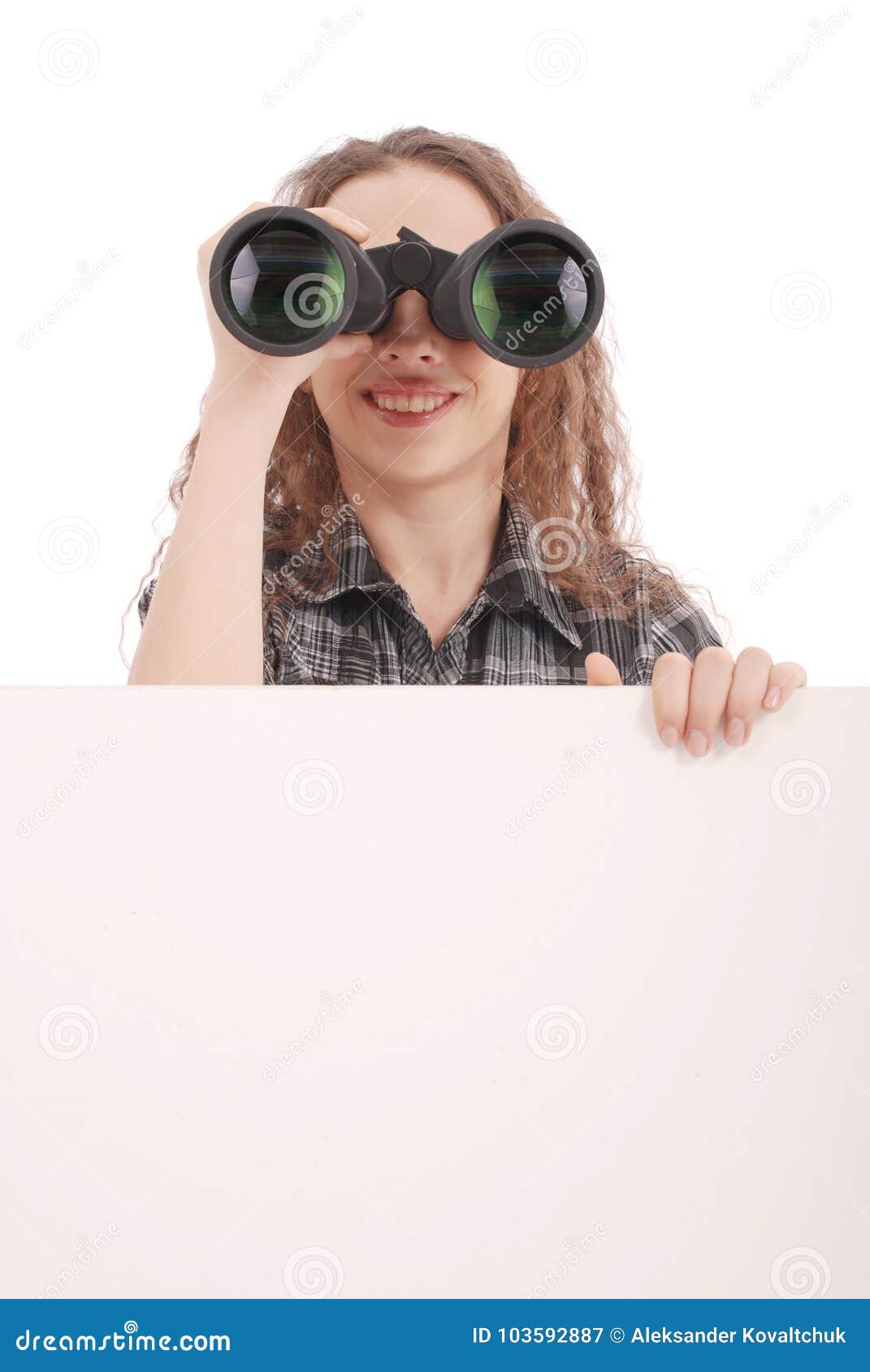 Jeune Fille De Sourire Attirante Avec Des Jumelles Image Stock Image