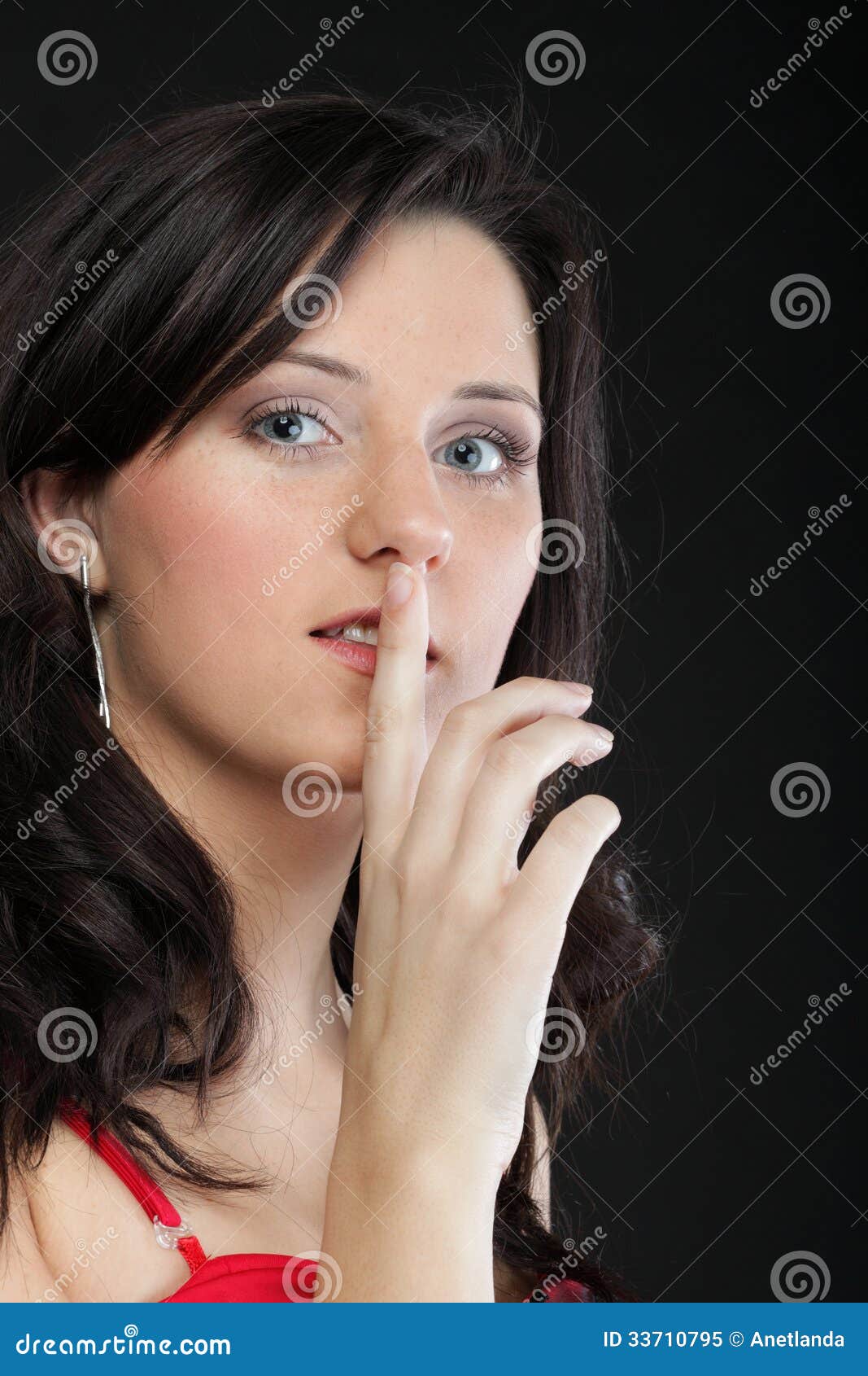 Jeune Fille Demandant Le Silence Image stock - Image of adulte, femelle ...