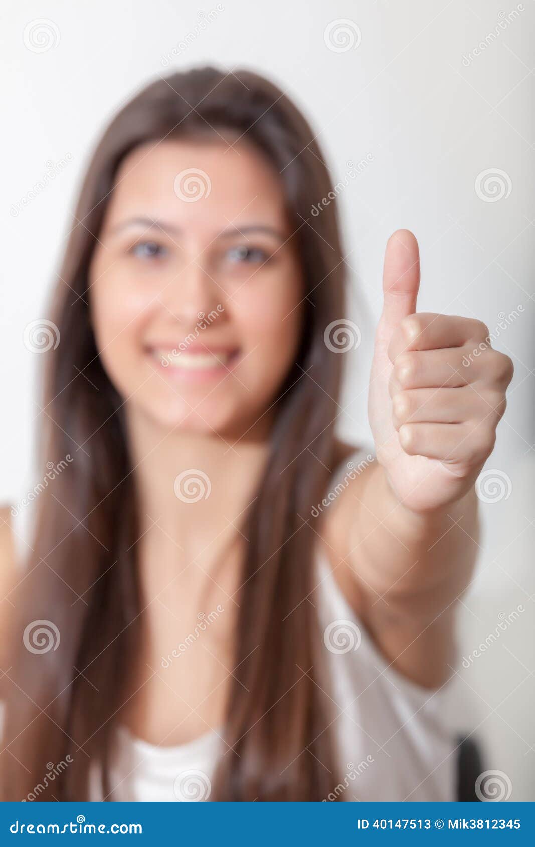 Jeune Fille Et Signe Correct Image stock - Image du main, signe: 40147513