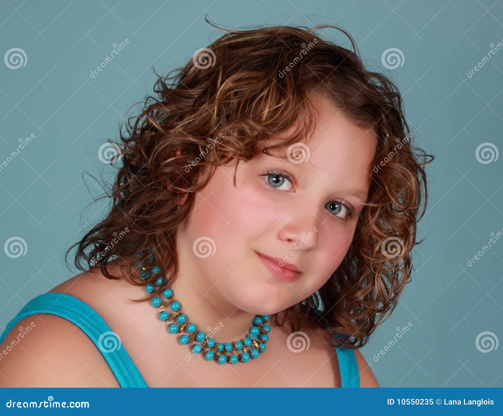 Jeune Fille Mignonne Image Stock Image Du Jeunesse Jeune 10550235