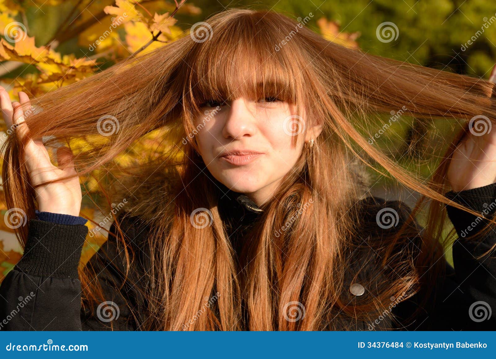 Jeune fille rousse photo stock. Image du sensations, expressif - 34376484