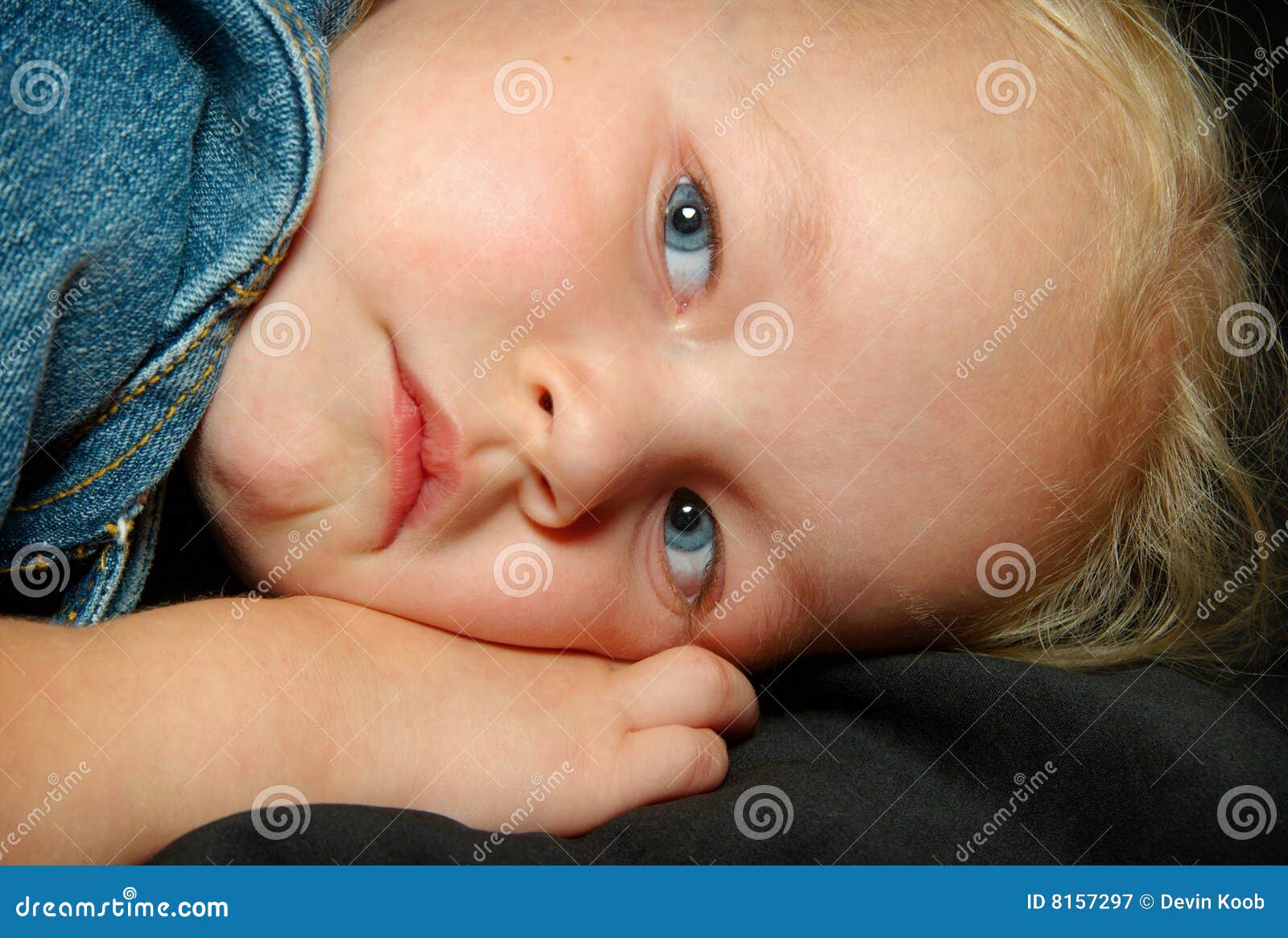 Jeune Fille Semblante Triste Image stock - Image du émotion, désespoir ...