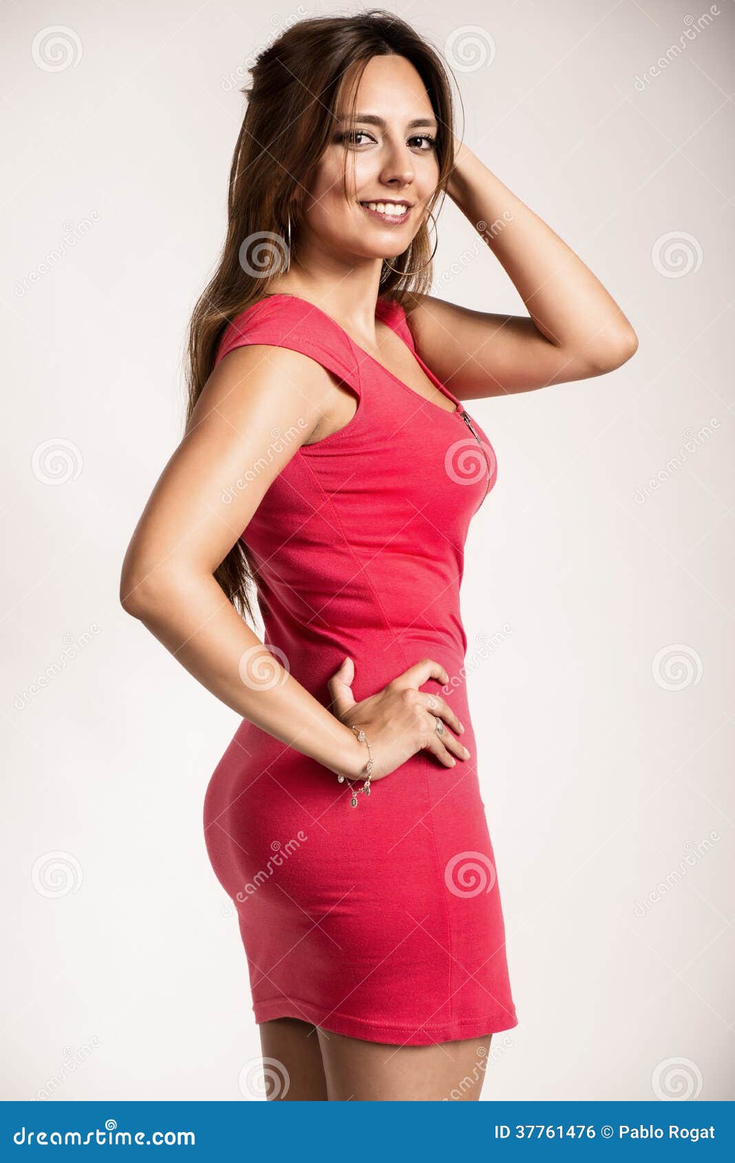 Jeune Fille Sexy Portant Une Robe Rouge Photo Stock Image Du Beauté