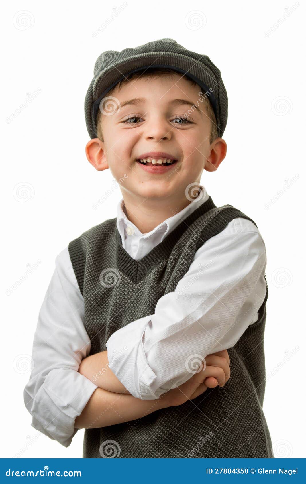 Jeune Garçon Riant Avec Le Capuchon Plat Photo stock - Image du chapeau ...