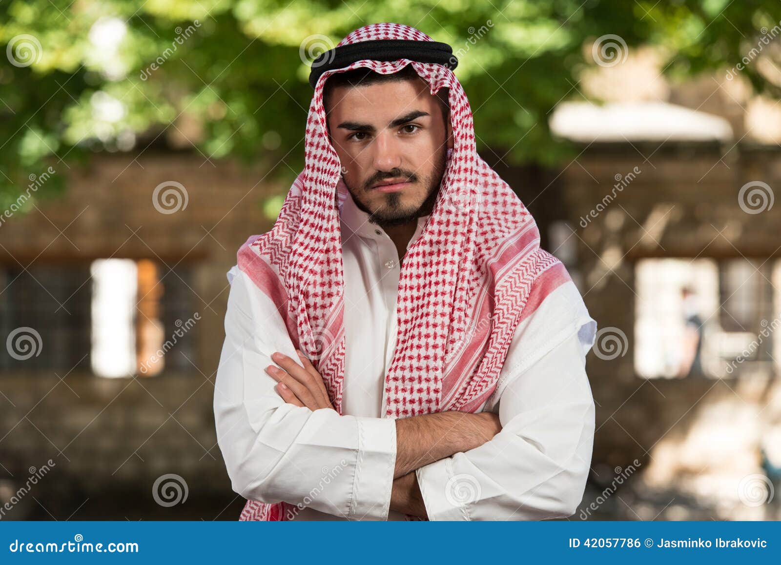Jeune homme arabe photo stock. Image du contemporain - 42057786 Jeune homme arabe photo stock. Image du contemporain - 42057786