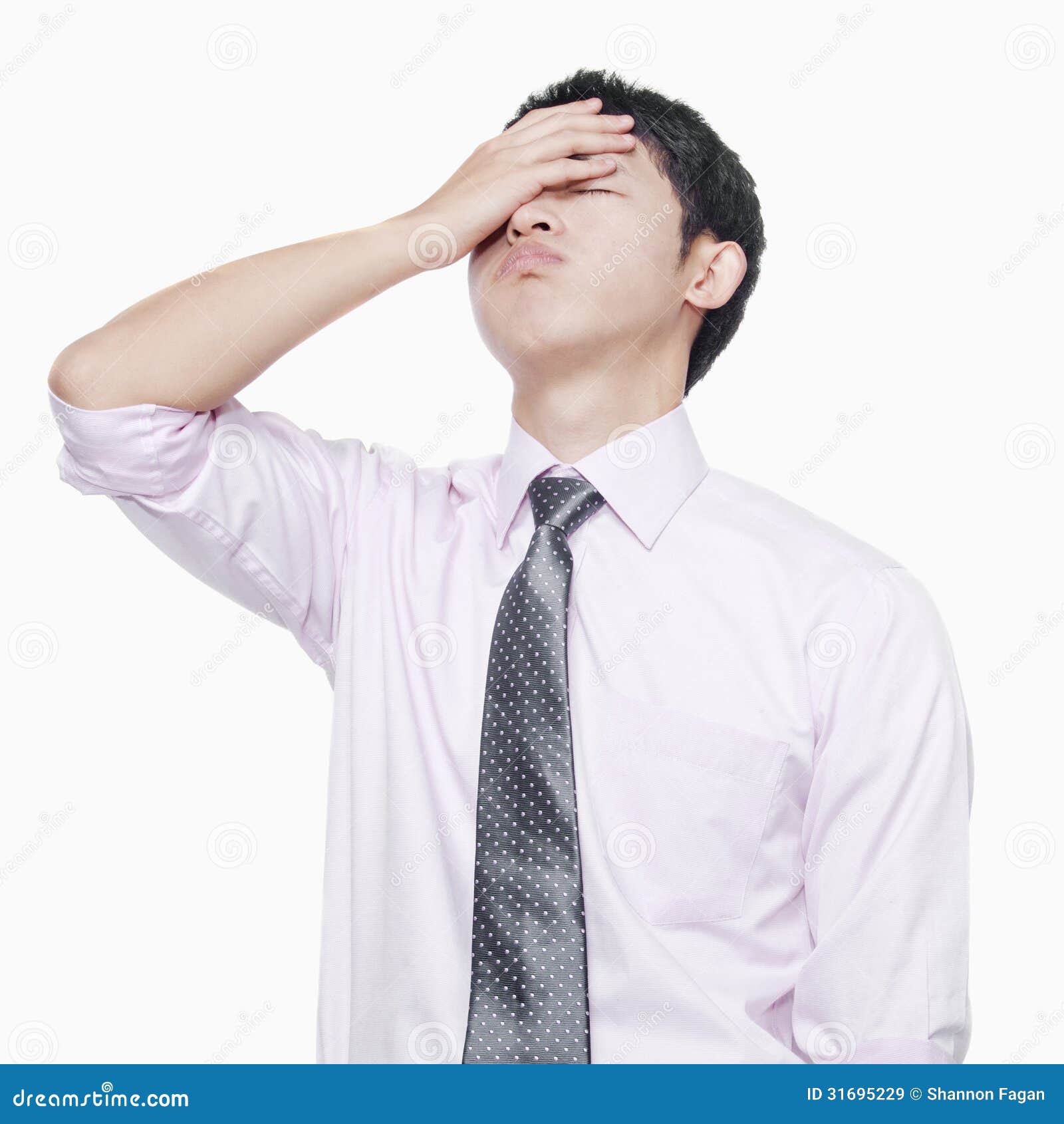 Jeune Homme Avec La Main Sur Le Front Image stock - Image du conduite ...