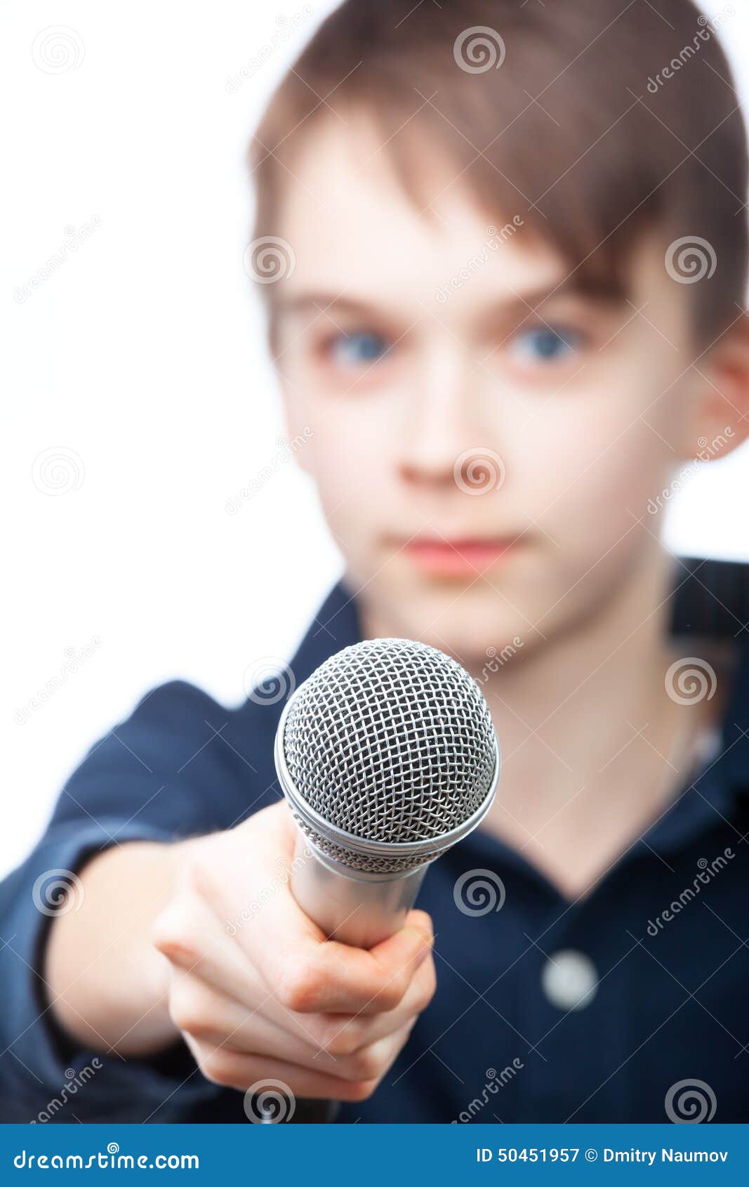Jeune journaliste image stock. Image du nouvelles, regarder - 50451957