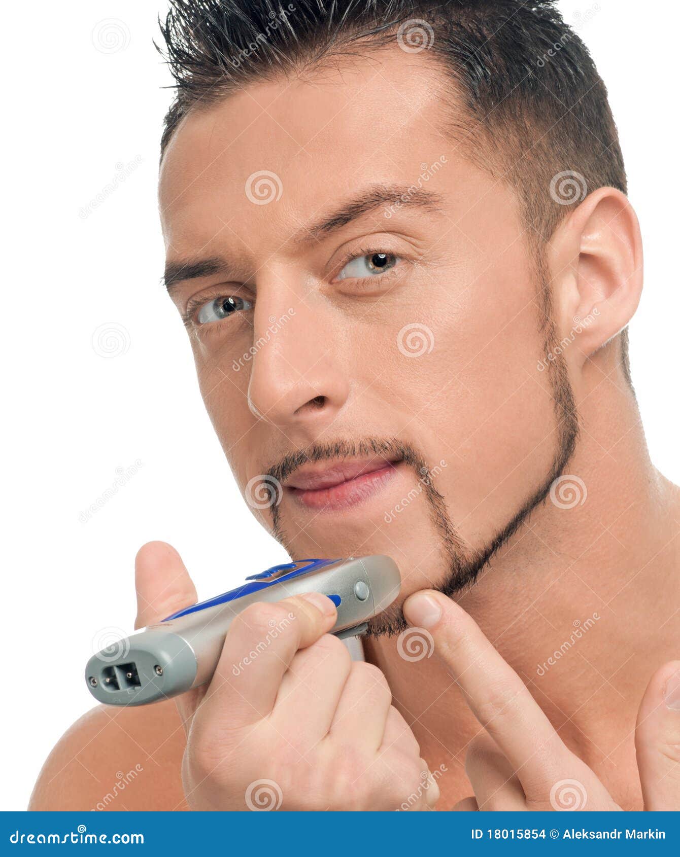 Jeune raser beau d'homme photo stock. Image du frais - 18015854