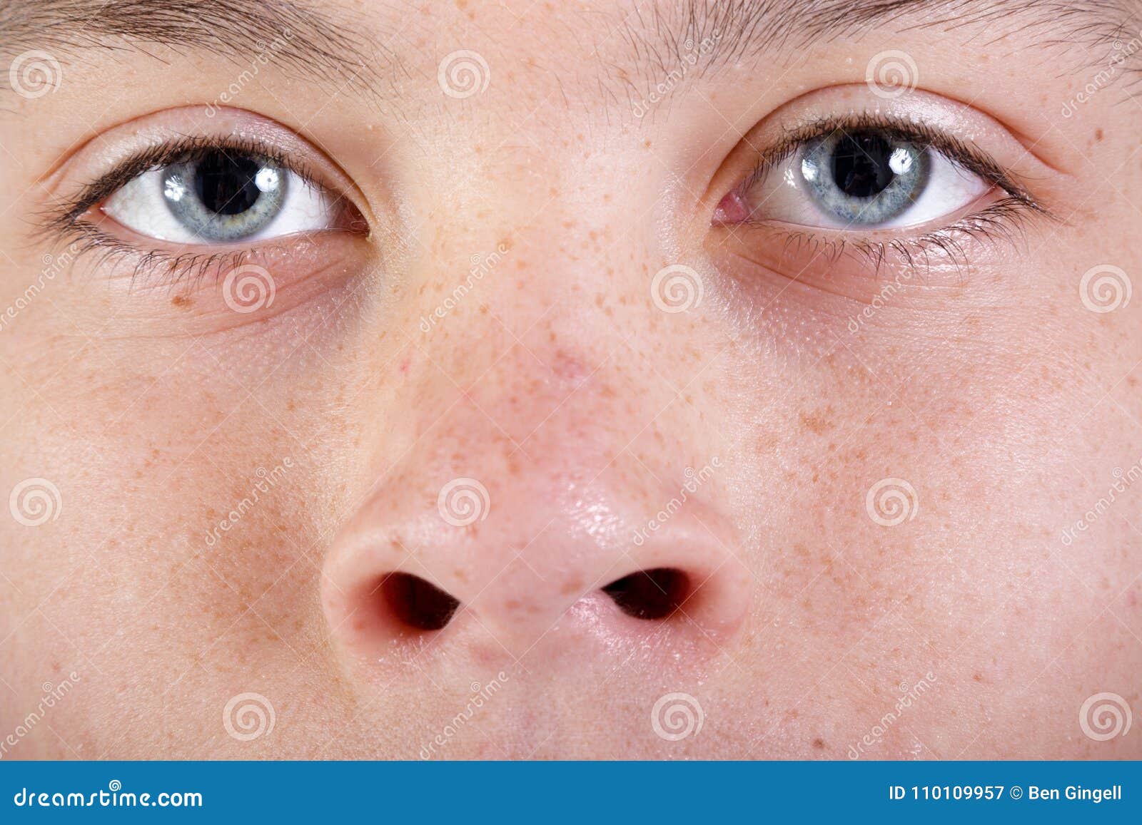 Jeune Visage Caucasien Du ` S D'adolescent Image stock - Image du ...