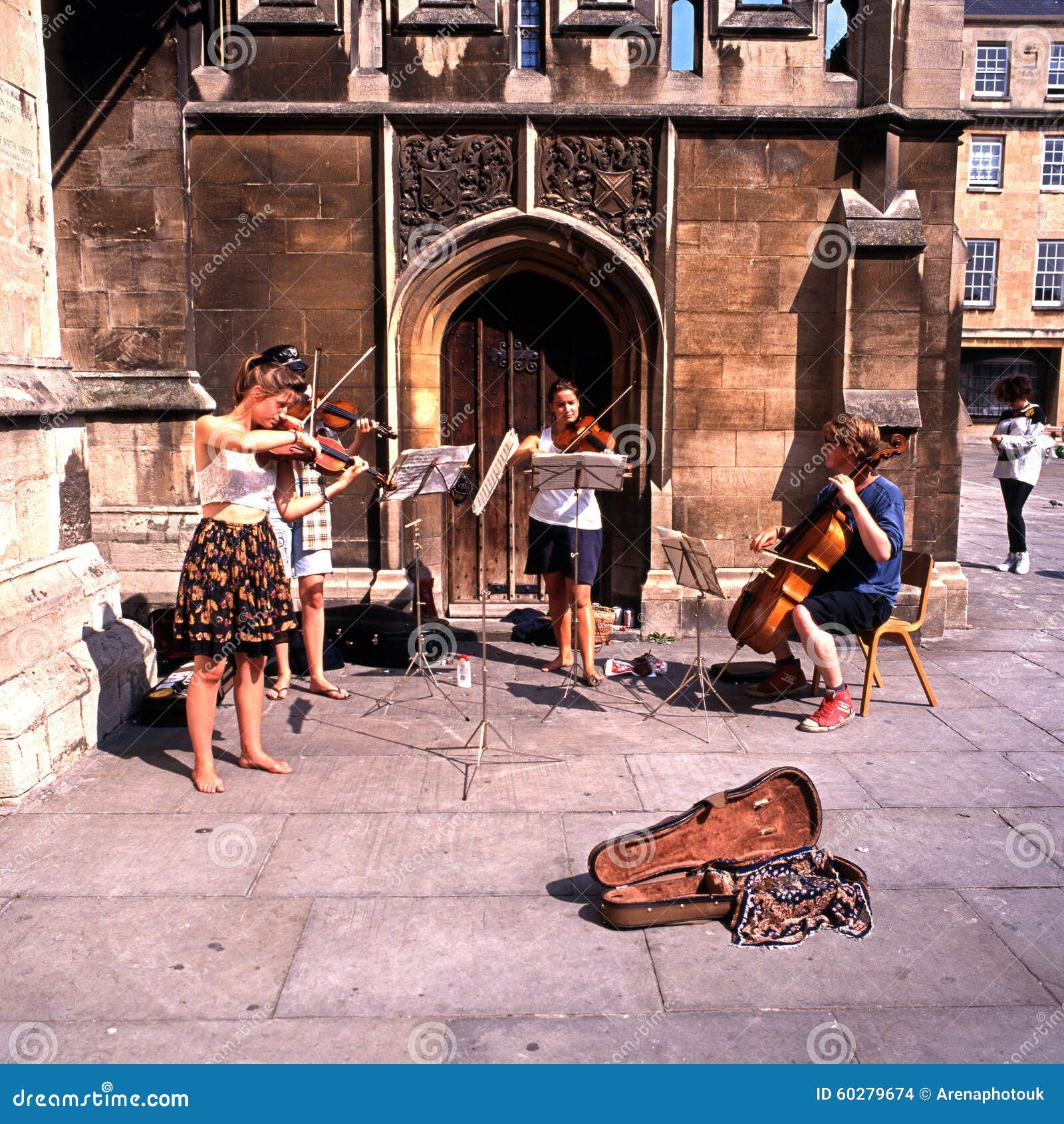 Jeunes Musiciens De Rue, Bath Image stock éditorial - Image du ...