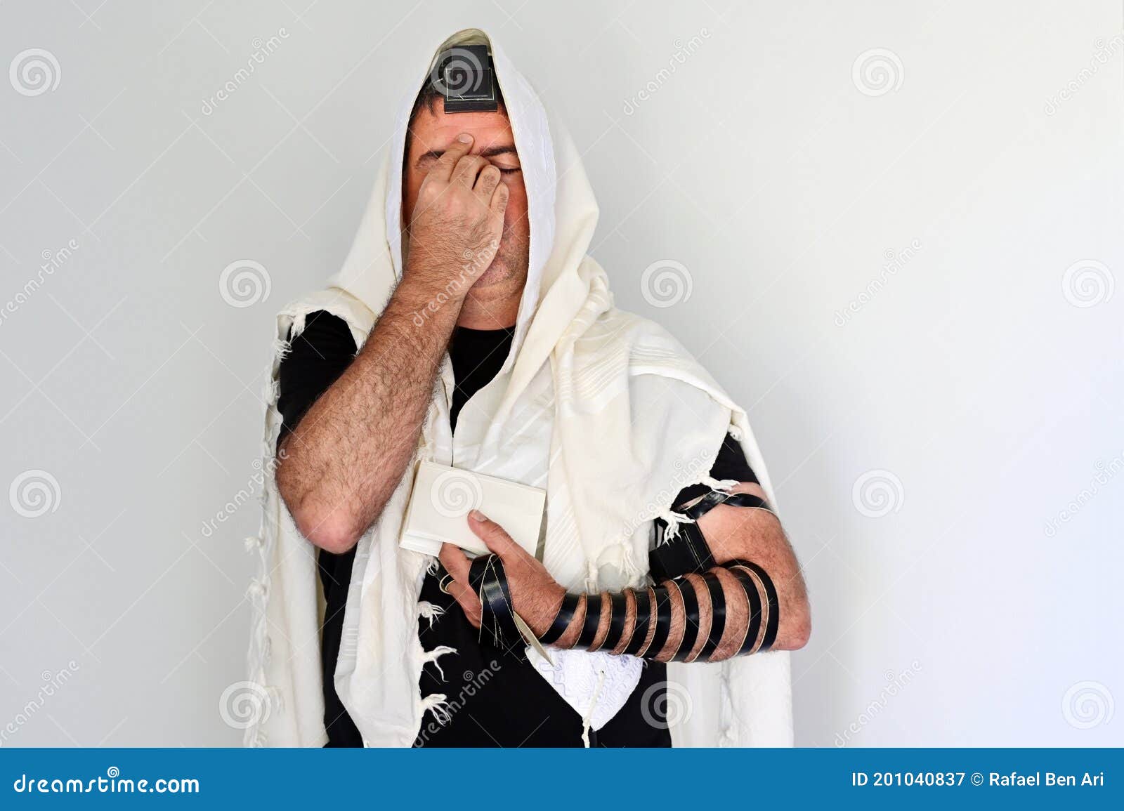 Jewish Man Praying with Tallit and Tefillin Stock Image - Image of ... Jewish Man Praying with Tallit and Tefillin Stock Image - Image of ...