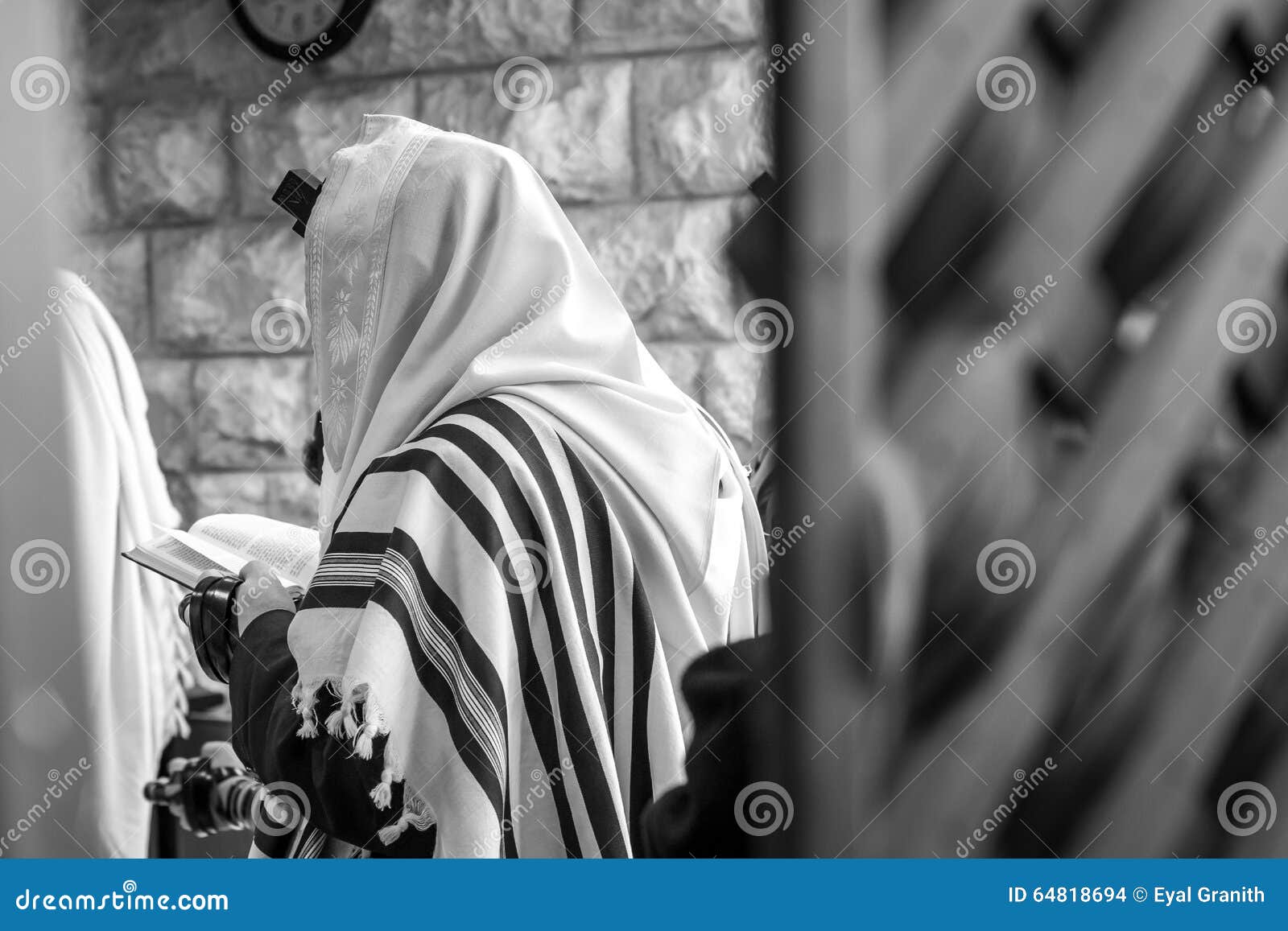Jewish Men Praying in a Synagogue with Tallit Stock Photo - Image of ... Jewish Men Praying in a Synagogue with Tallit Stock Photo - Image of ...