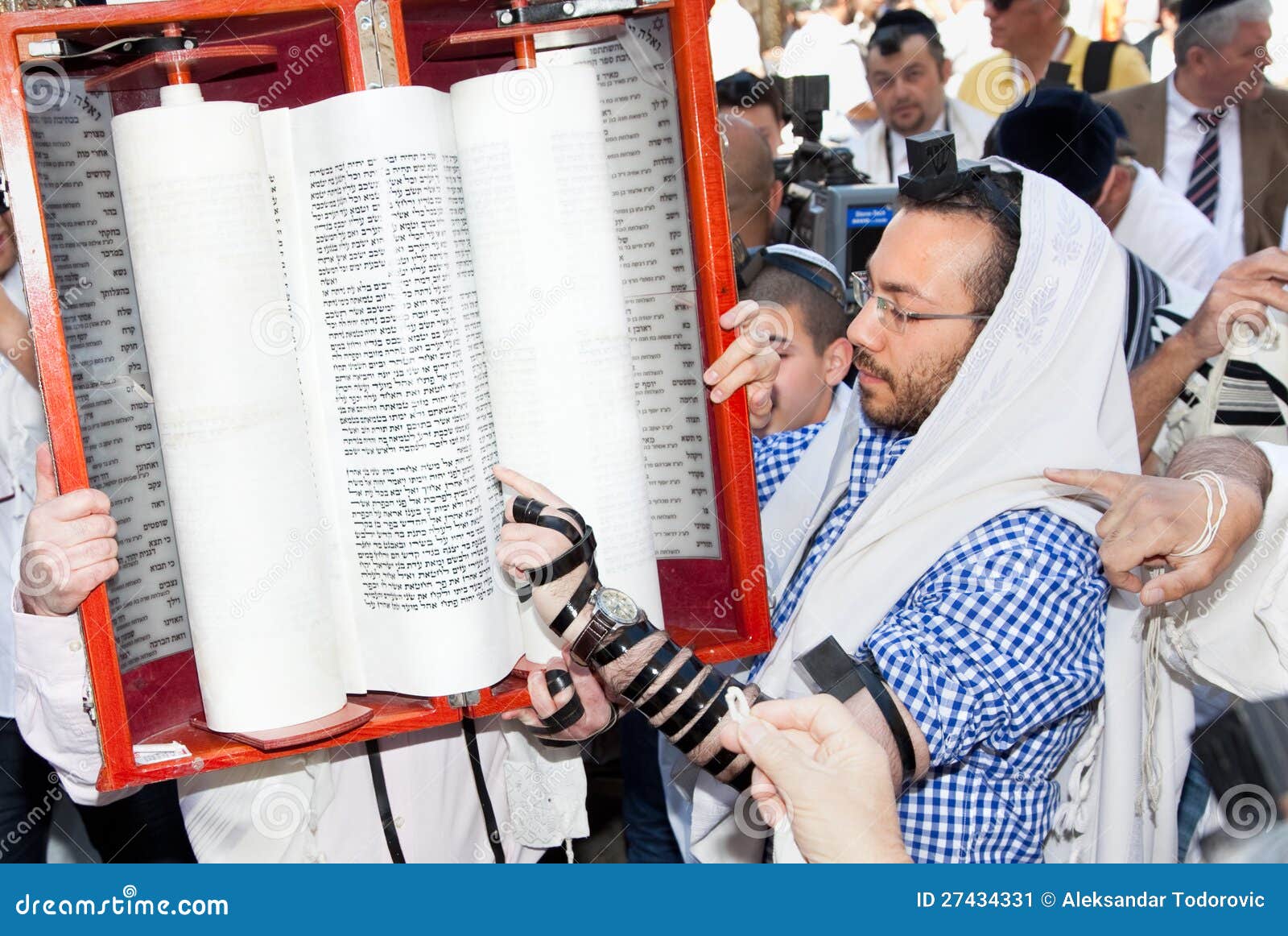 Jewish Reading Pray from Torah Editorial Photo - Image of greek, male ...