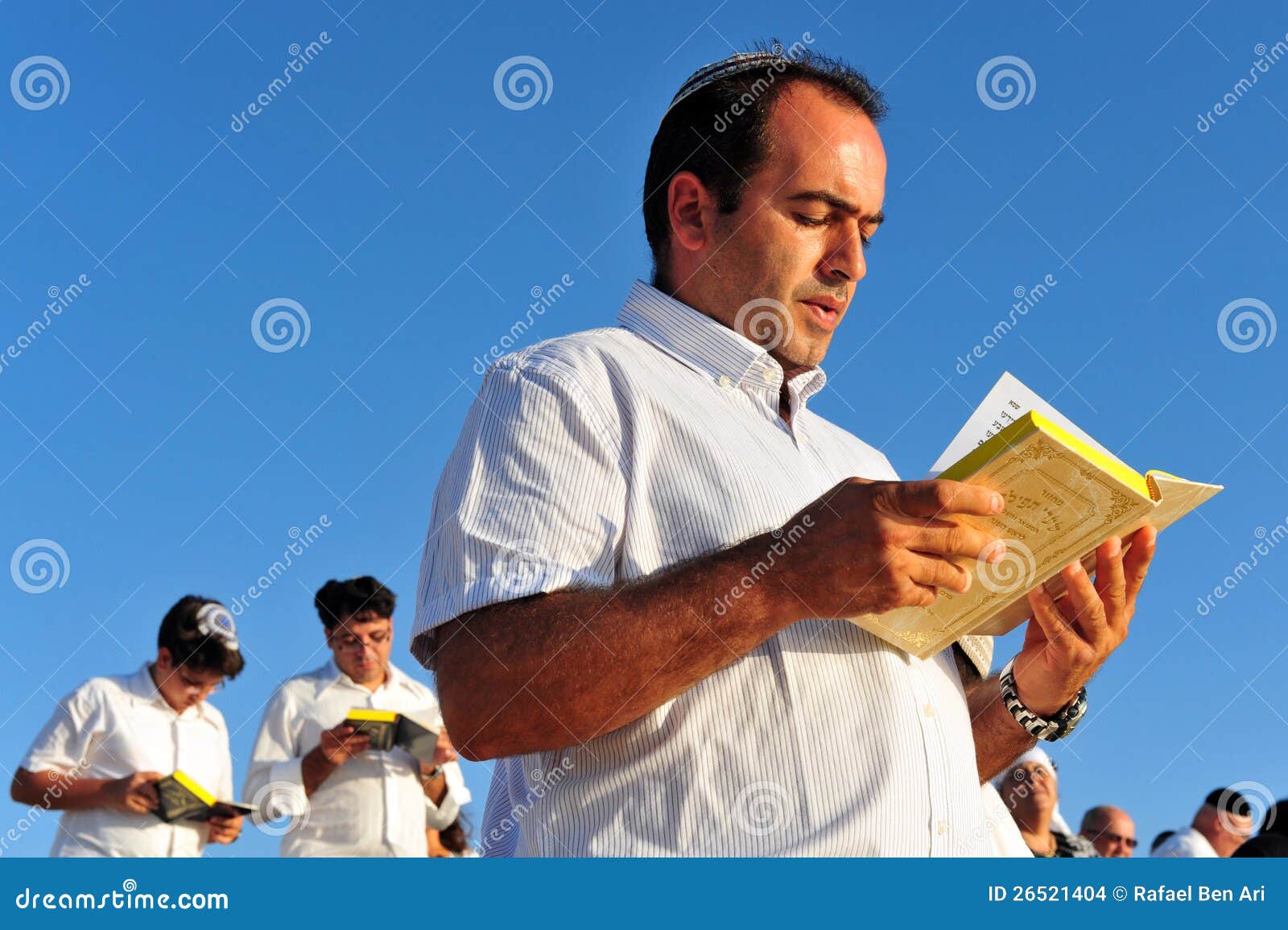 The Jewish Ritual - Tashlich Editorial Stock Image - Image of hebrew ...