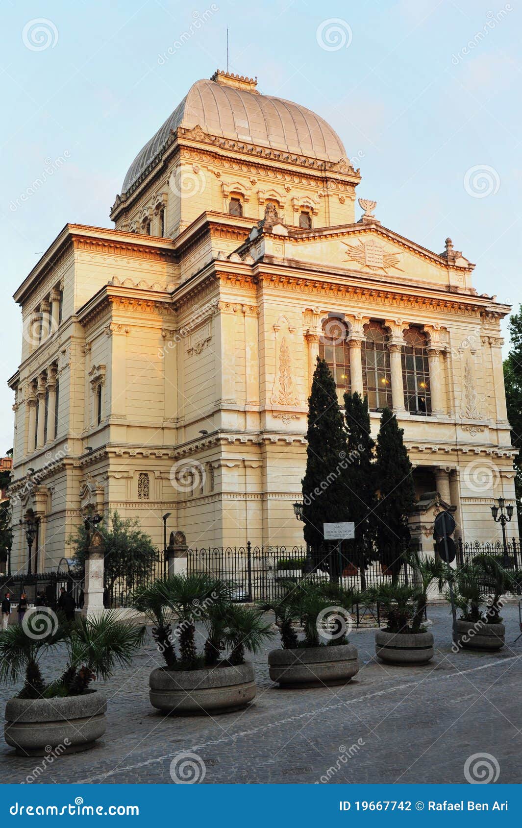 Jewish Synagogue in Rome, Italy Stock Photo - Image of ancient ...