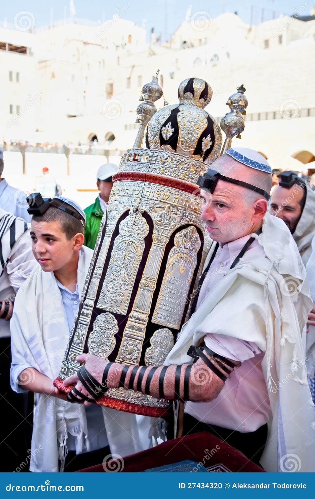 Jewish with the Torah, Ancient Scrolls Editorial Image - Image of ...