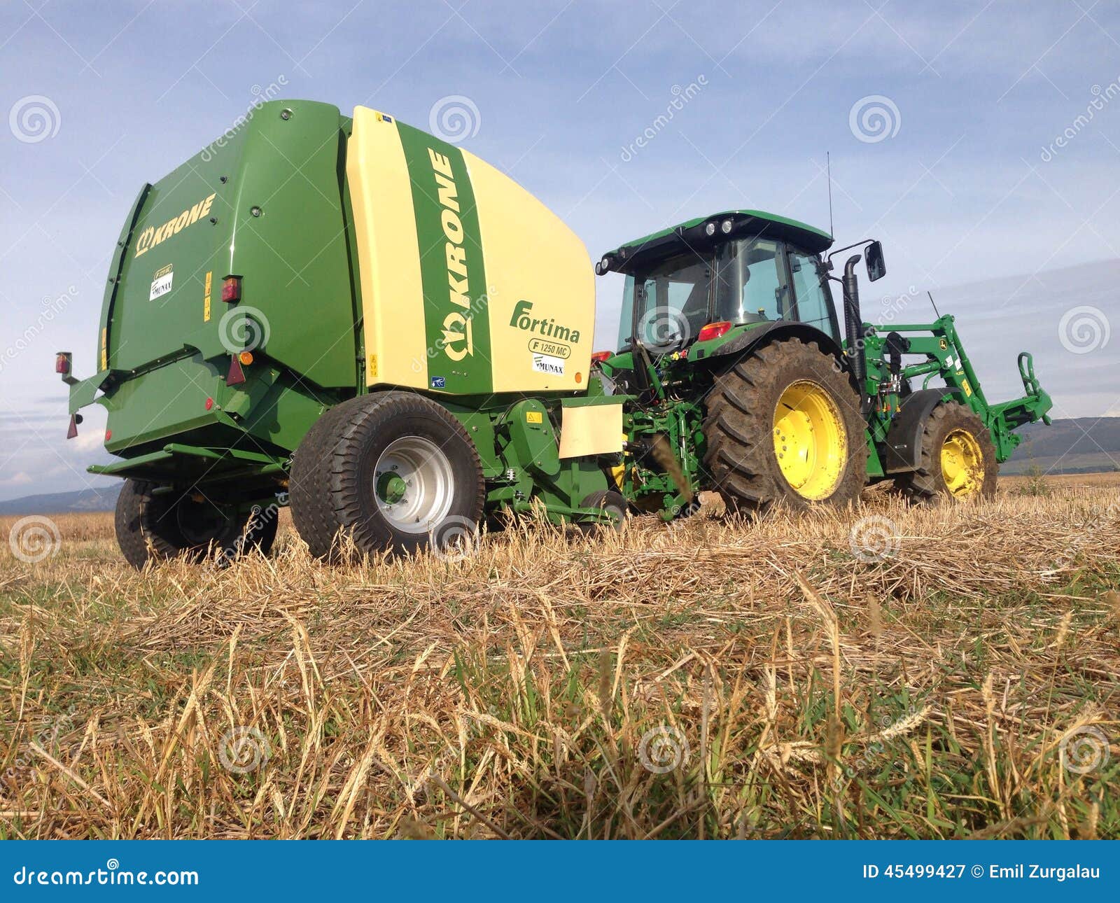 Jhon Deere Tractor with Krone Fortima Balers Editorial Photography ...