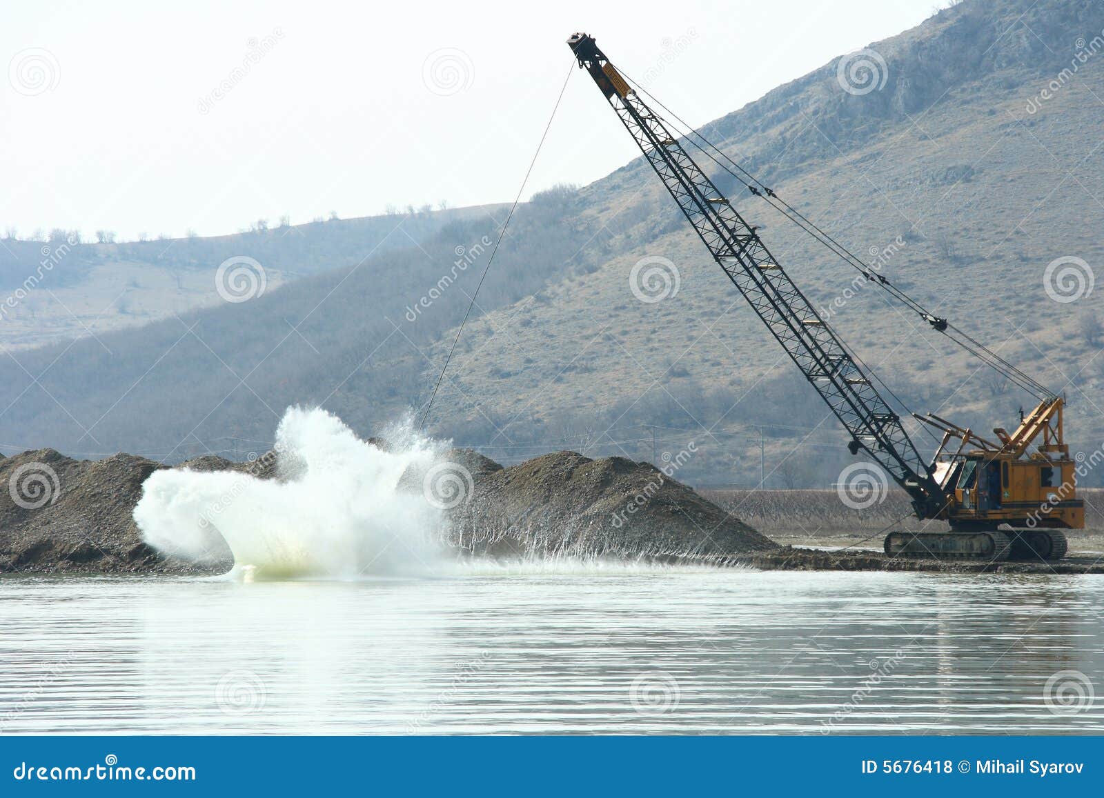 Jib digger stock photo. Image of quay, coast, bucket, machinery - 5676418